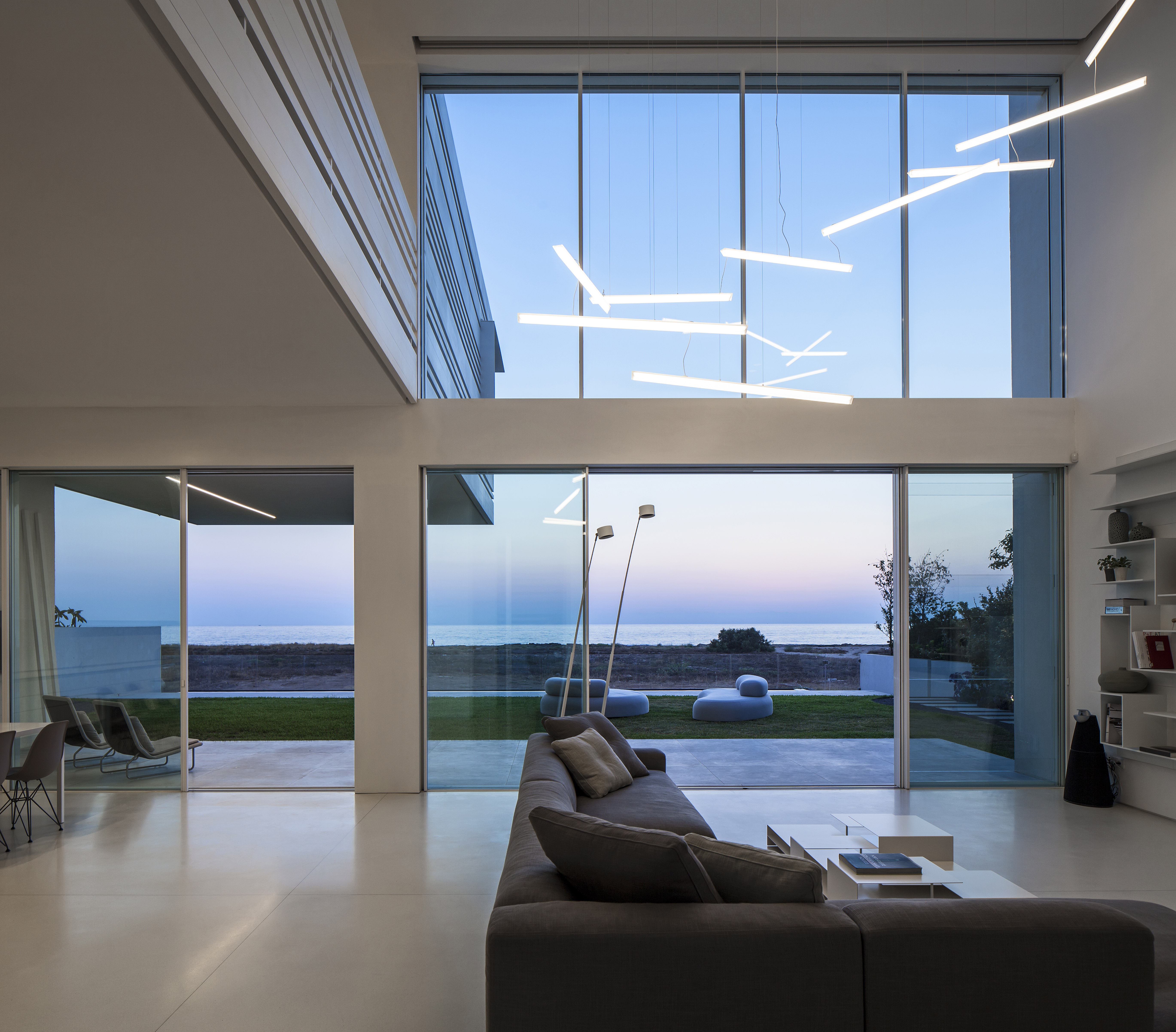 A House by the Sea Shore by PITSOU KEDEM ARCHITECTS - Architizer