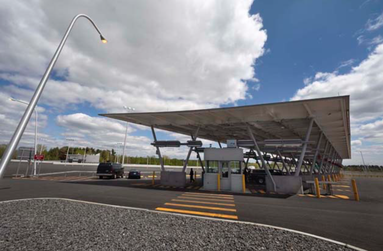 United States Land Port of Entry by Smith-Miller + Hawkinson Architects ...
