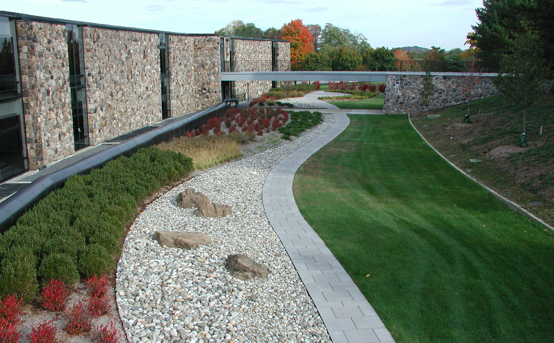 IBM - Japenese Garden Courtyard by Towers | Golde - Architizer