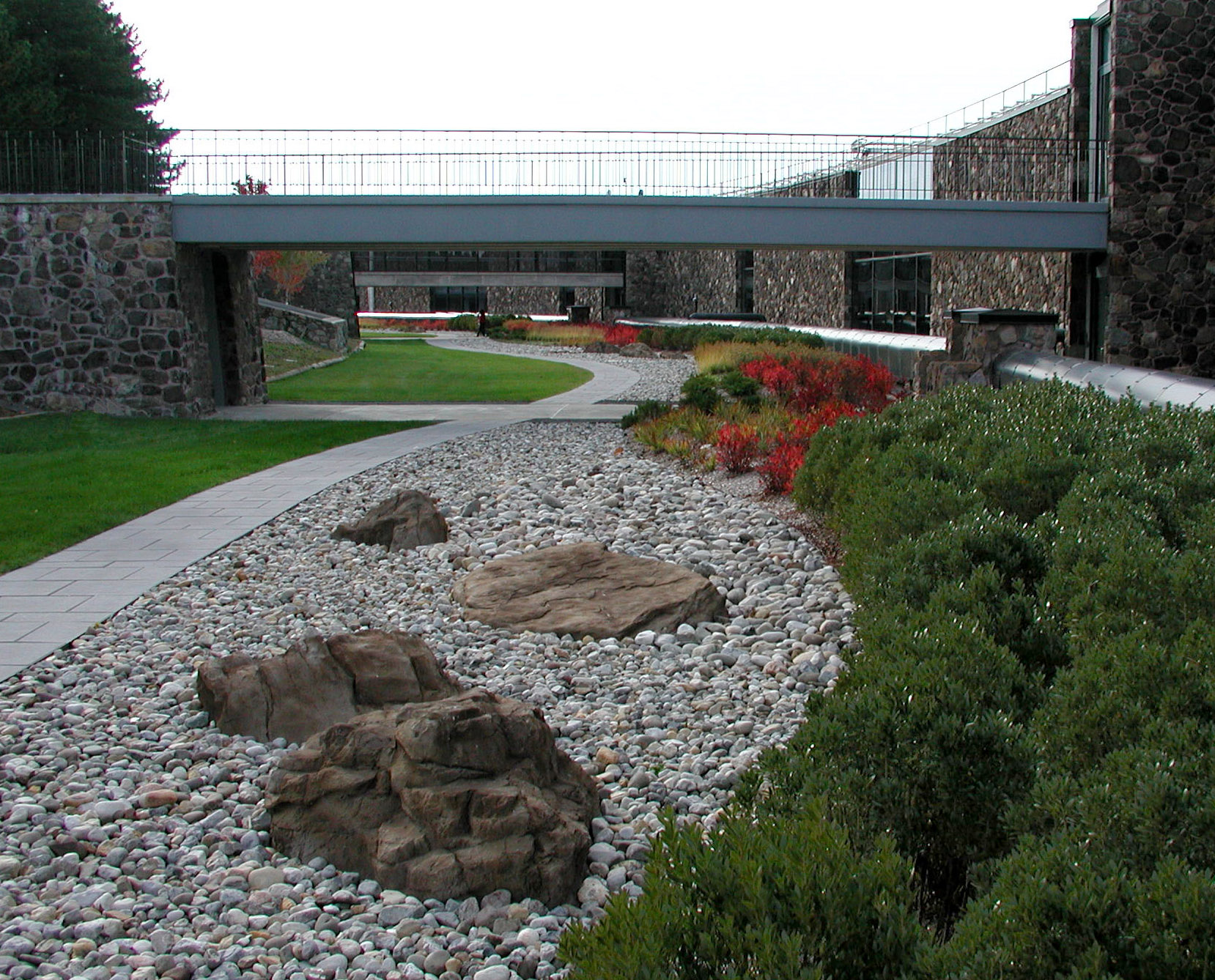IBM - Japenese Garden Courtyard by Towers | Golde - Architizer