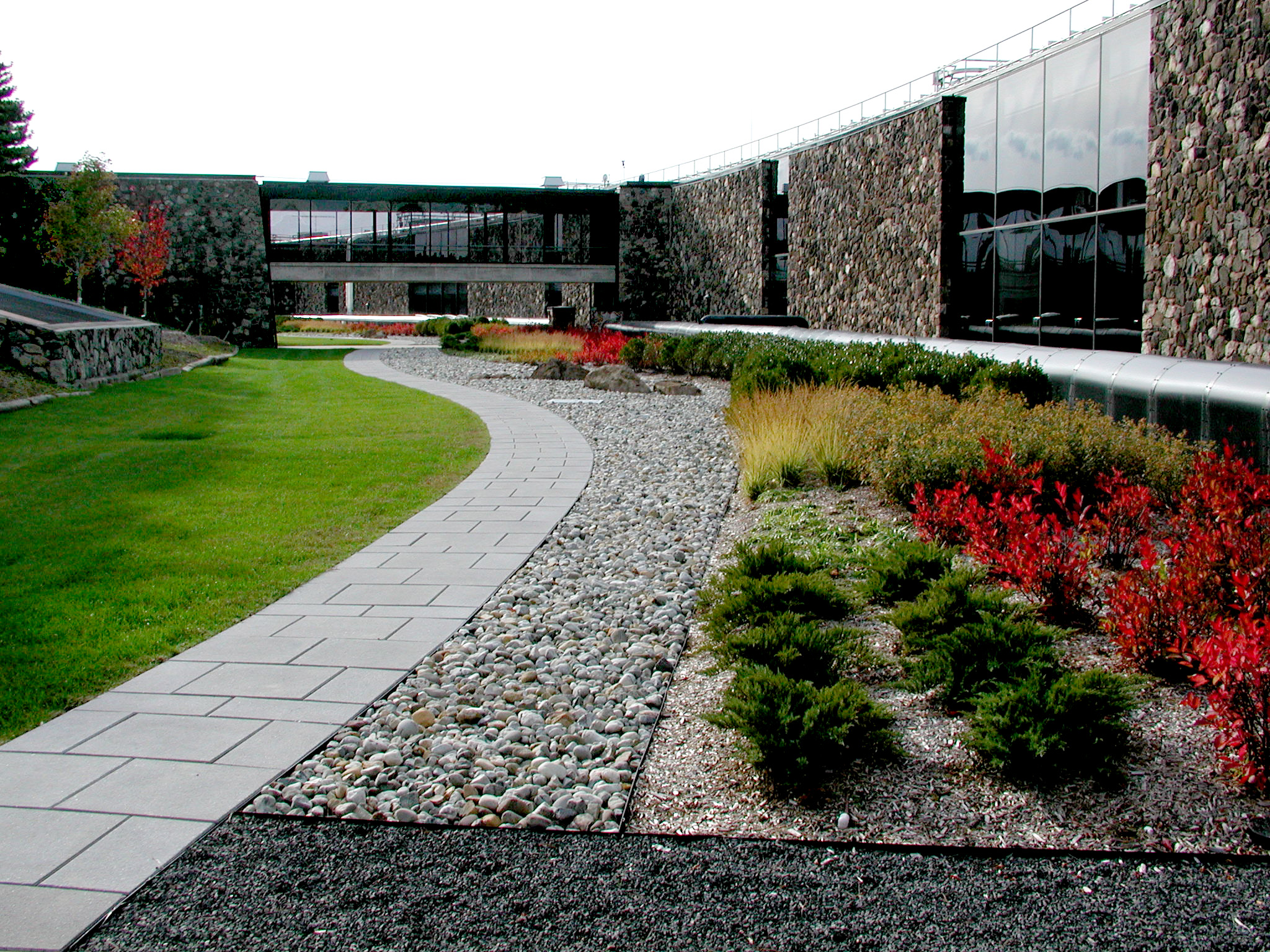 IBM - Japenese Garden Courtyard by Towers | Golde - Architizer