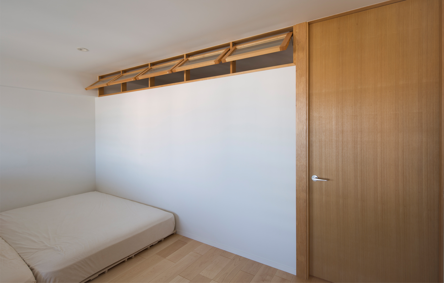 Fukinagashi Flat by YYAA | Yoshihiro Yamamoto + Associates, Architects ...