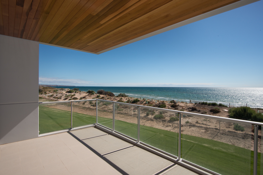 The Clarence Reardon Centre by GHDWoodhead - Architizer