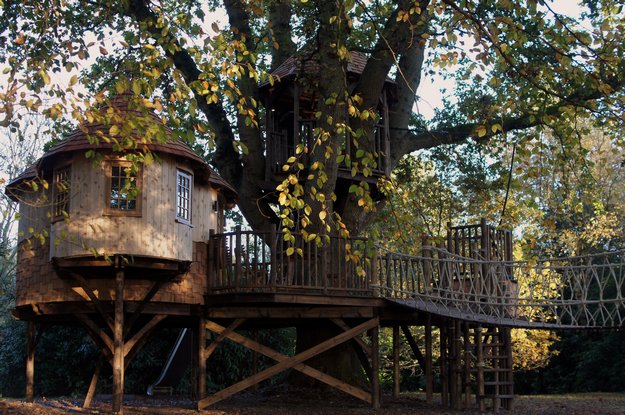 Timbertop Hangout Treehouse by Blue Forest (UK) Ltd - Treehouses ...