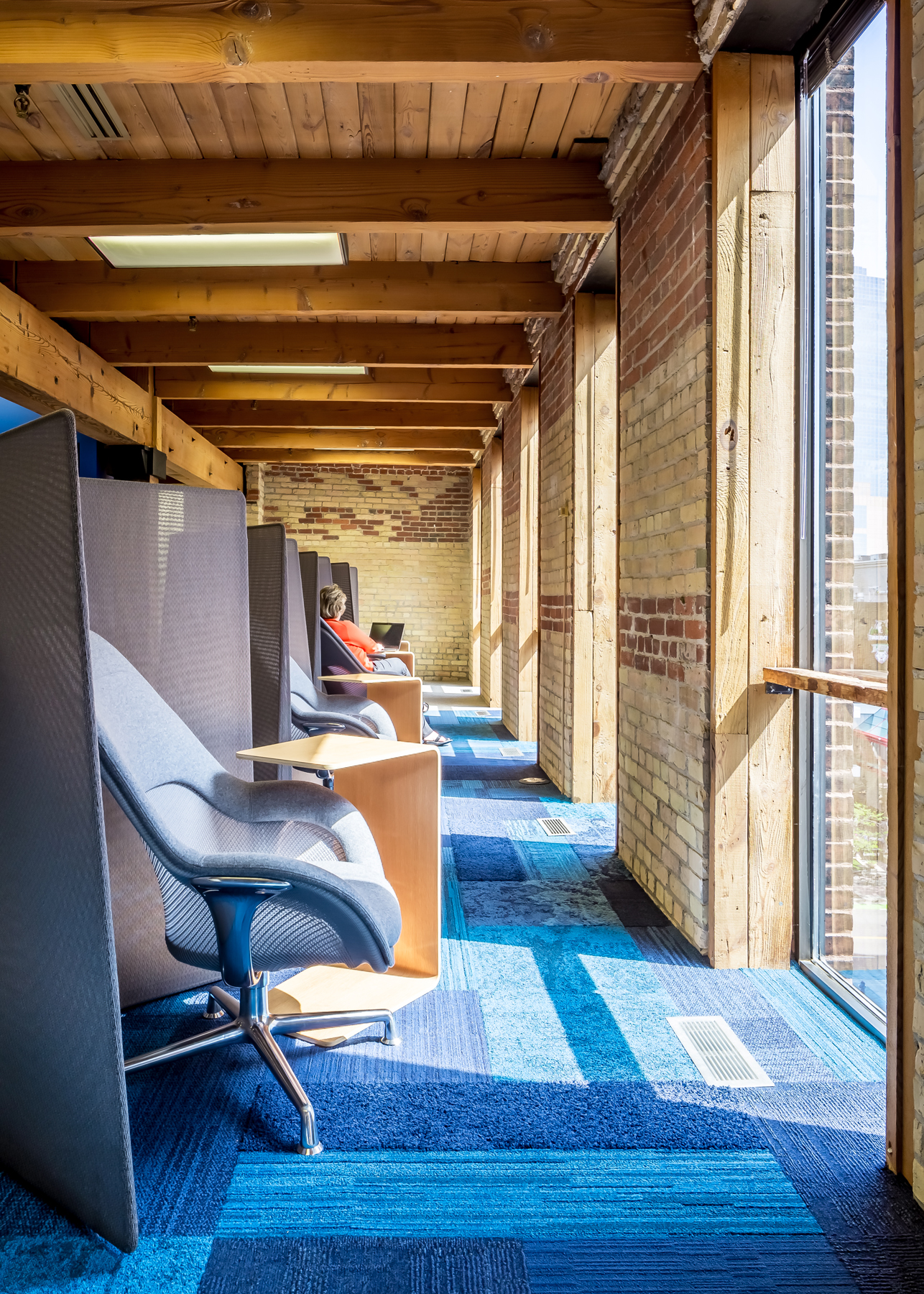 AIMIA U.S. Headquarters by MSR (Meyer, Scherer & Rockcastle) - Architizer