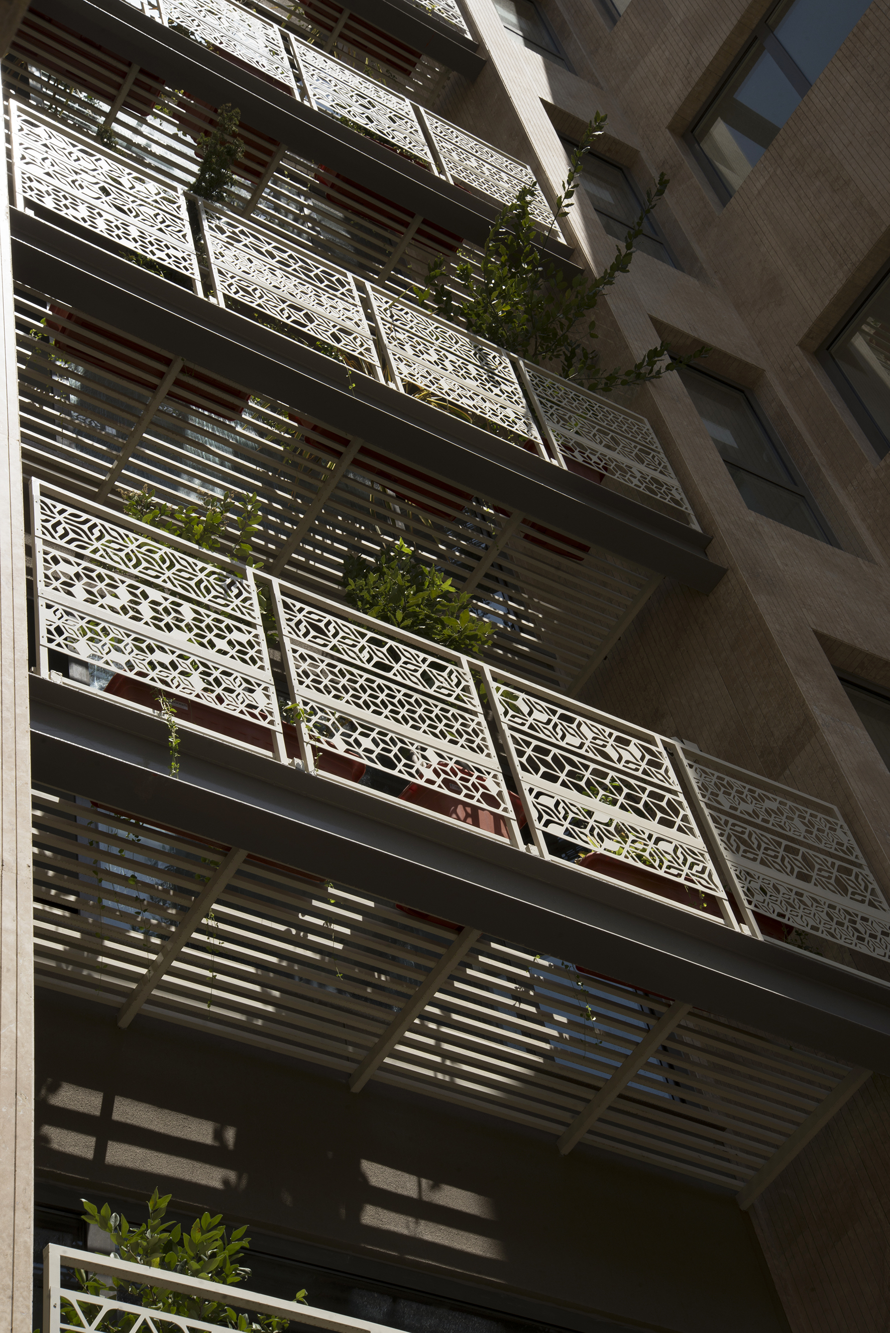MEHRAZ OFFICE-COMMERCIAL BUILDING by Boozhgan Architectural Studio ...