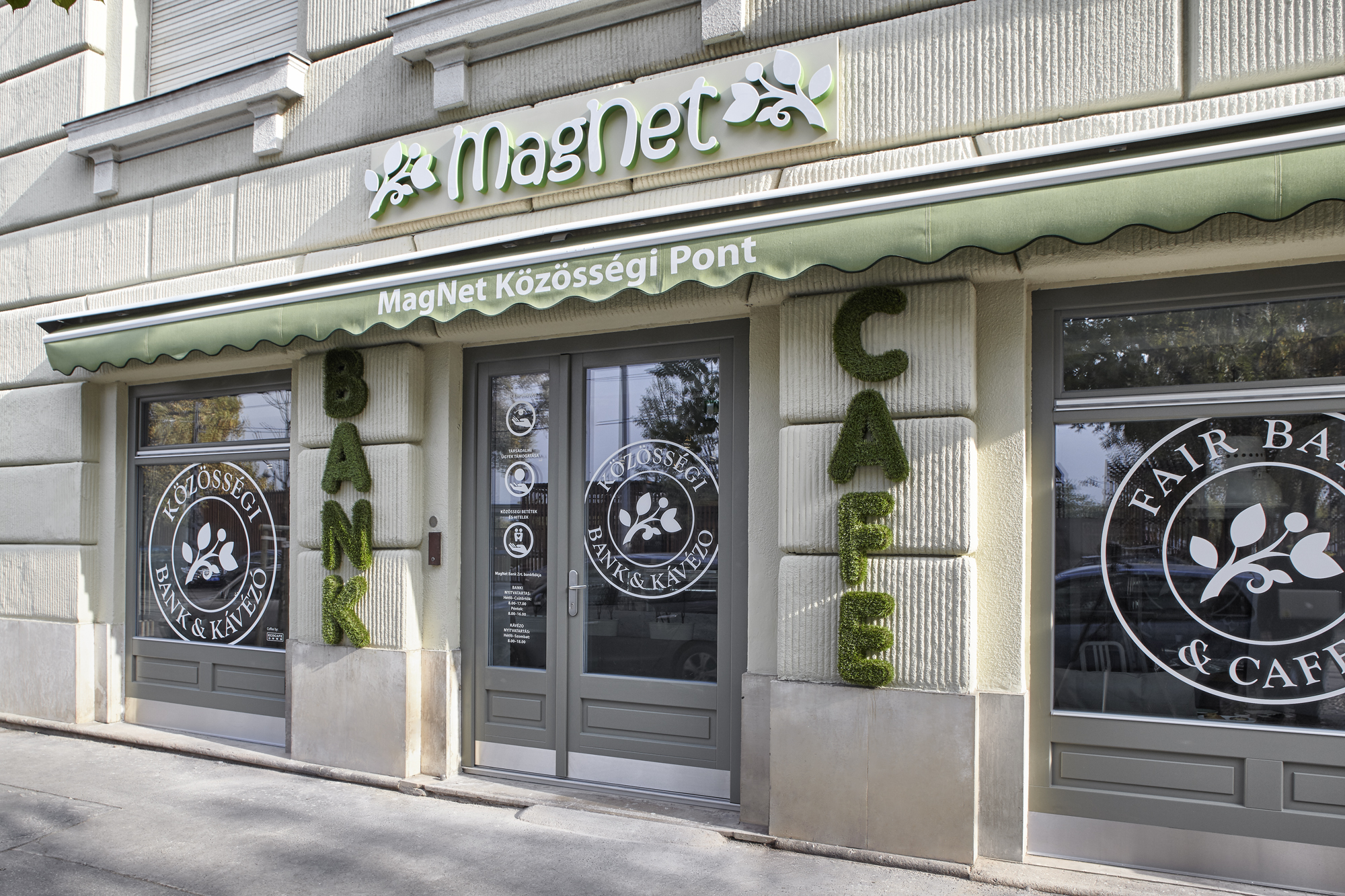 MagNet Bank Community Point by Térkultúra - Architizer