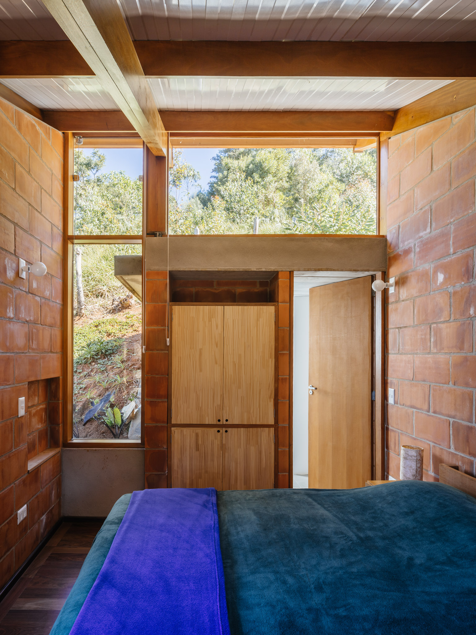 Idea 1419339: half-slope house by Denis Joelsons + Gabriela Baraúna ...