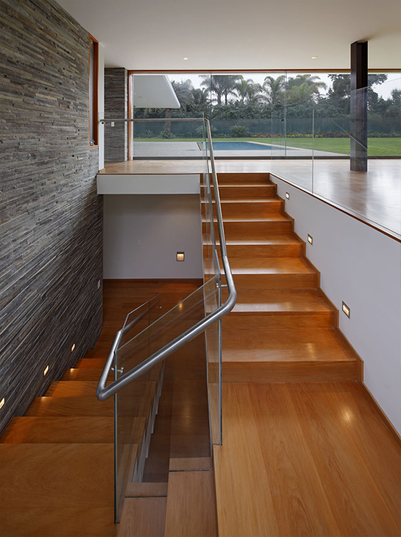 Lineal House by Metrópolis Oficina de Arquitectura - Architizer
