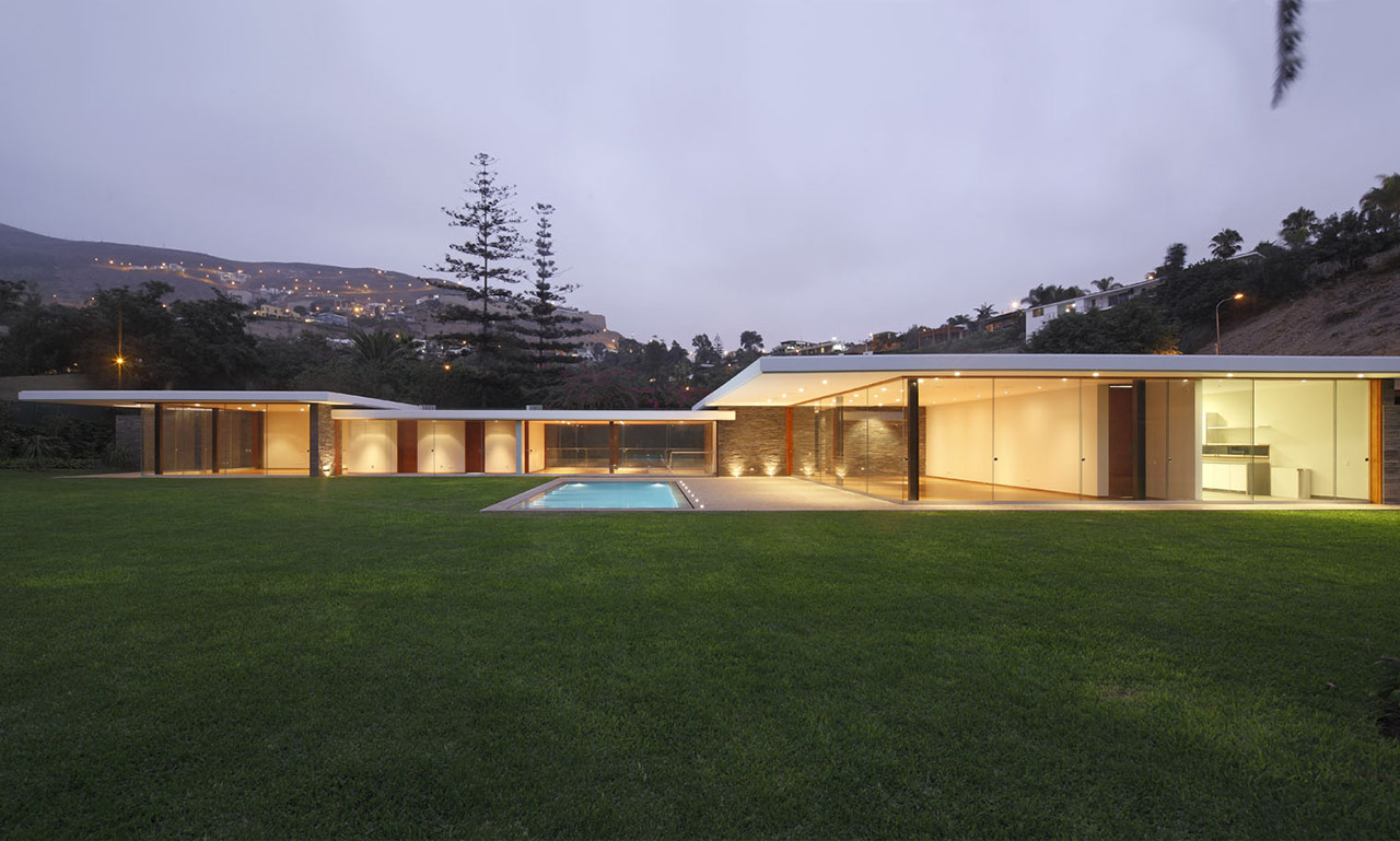 Lineal House by Metrópolis Oficina de Arquitectura - Architizer