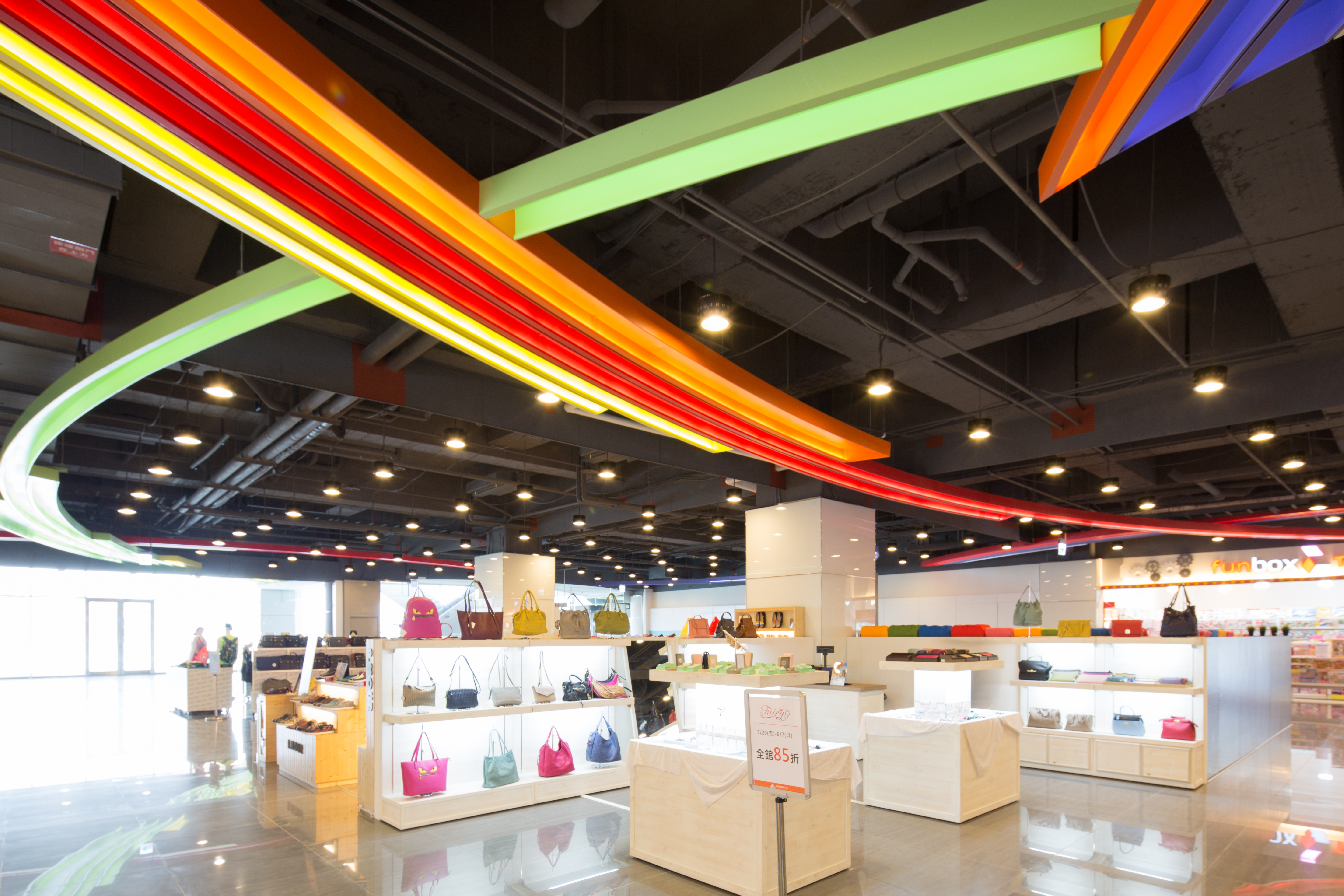 Shang Shun Mall, Taiwan by TL ARCHITECTS & DL DESIGN - Architizer