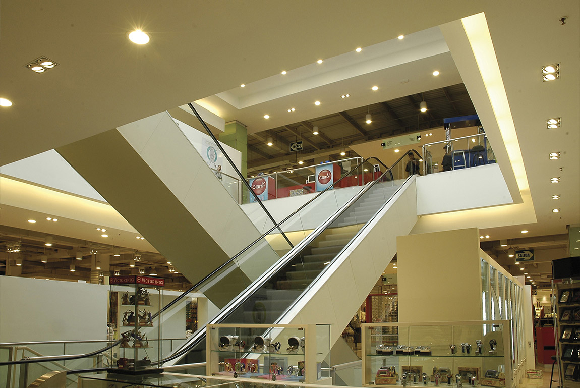 Saga Falabella Department Store by Metrópolis Oficina de Arquitectura ...