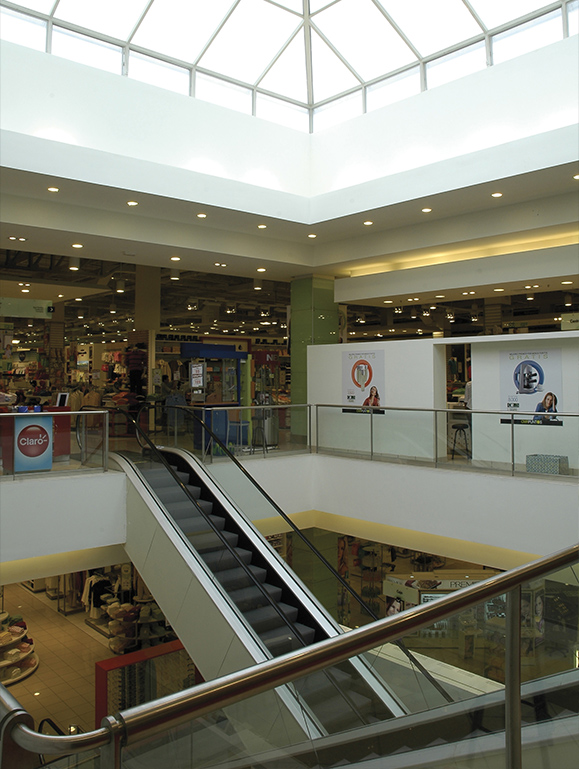 Saga Falabella Department Store by Metrópolis Oficina de Arquitectura ...