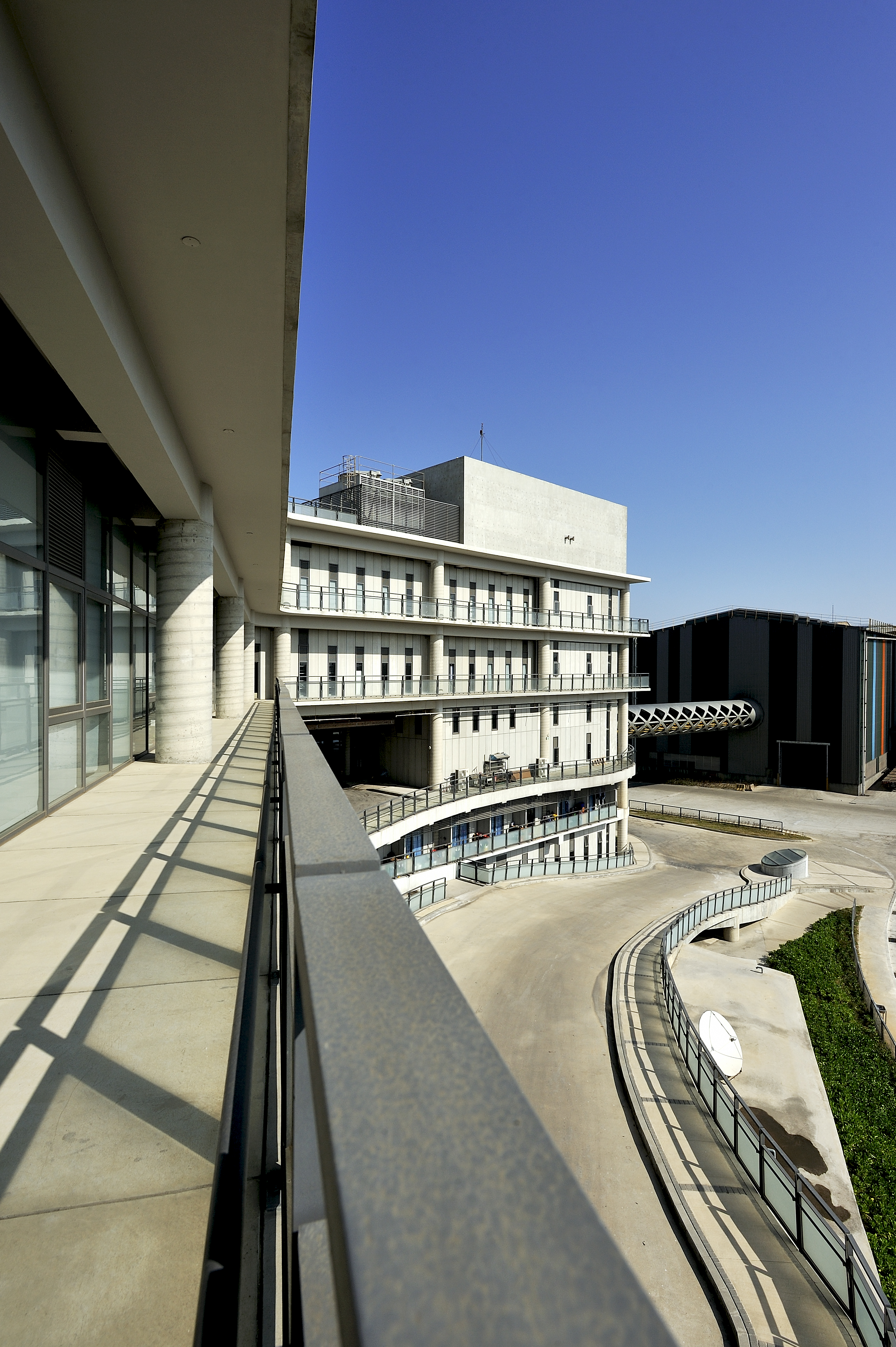 Administration Building of T.H. STEEL ENTERPRISE by CHE FU CHANG ...