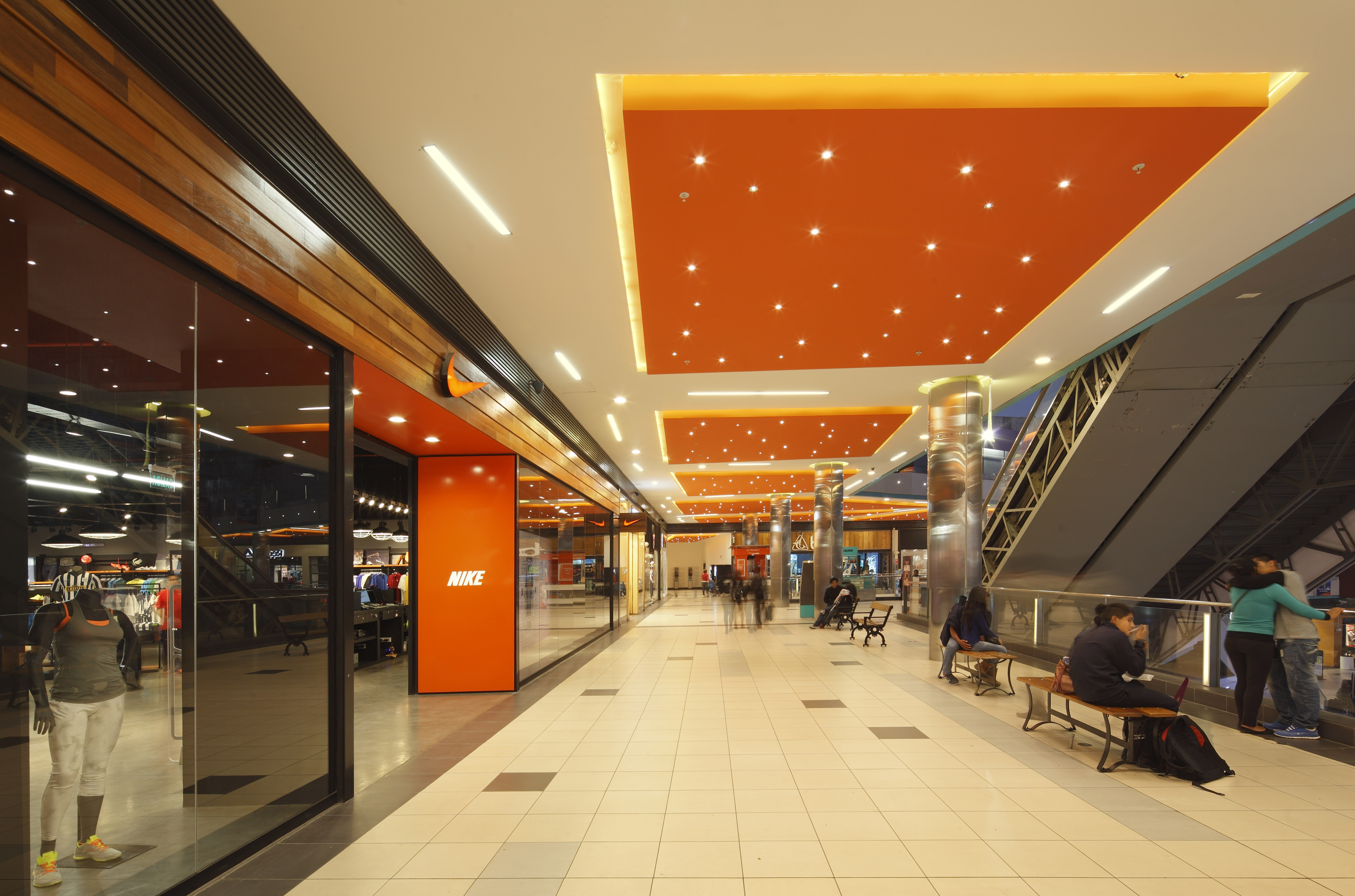 Mega Plaza - Plaza Conquistadores by Metrópolis Oficina de Arquitectura ...