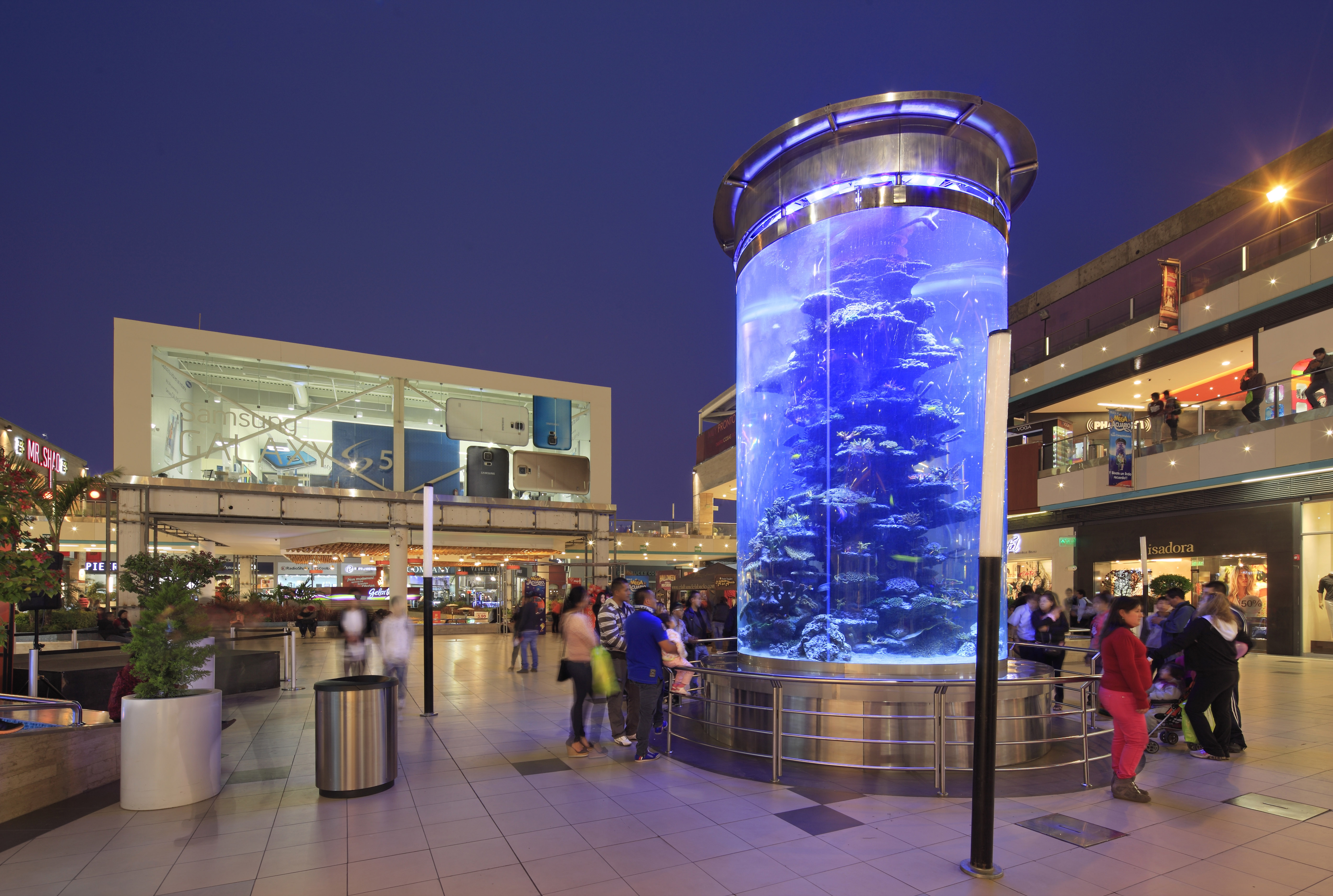 Mega Plaza - Plaza Conquistadores by Metrópolis Oficina de Arquitectura ...
