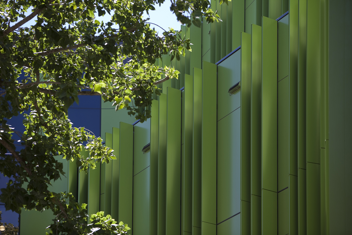 Lowy Cancer Research Centre by lahznimmo architects with Wilson ...