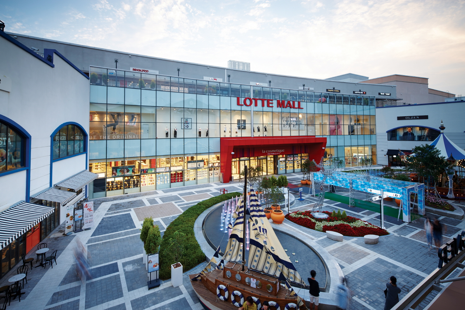 Lotte Premium Outlets, Dongbusan branch by Kunwon Architects Planners ...