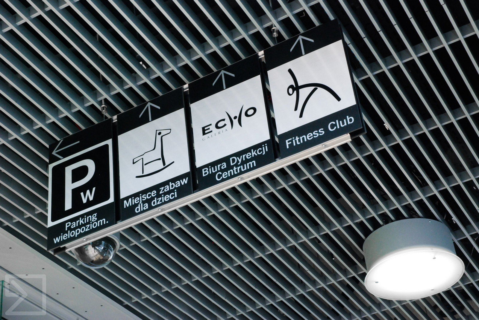 Visual Information Systems in a shopping centre by KONTEKST Retail ...