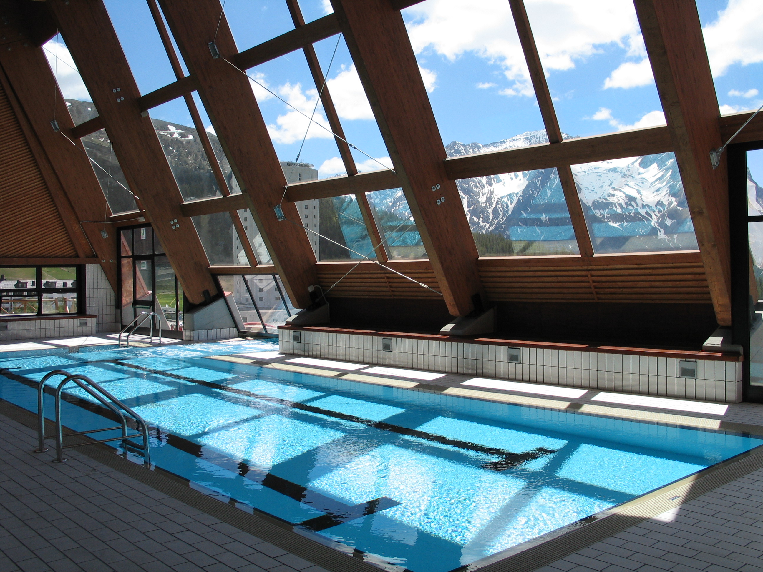 Swim at 2000m with the construction of the new swimming pool for the ...