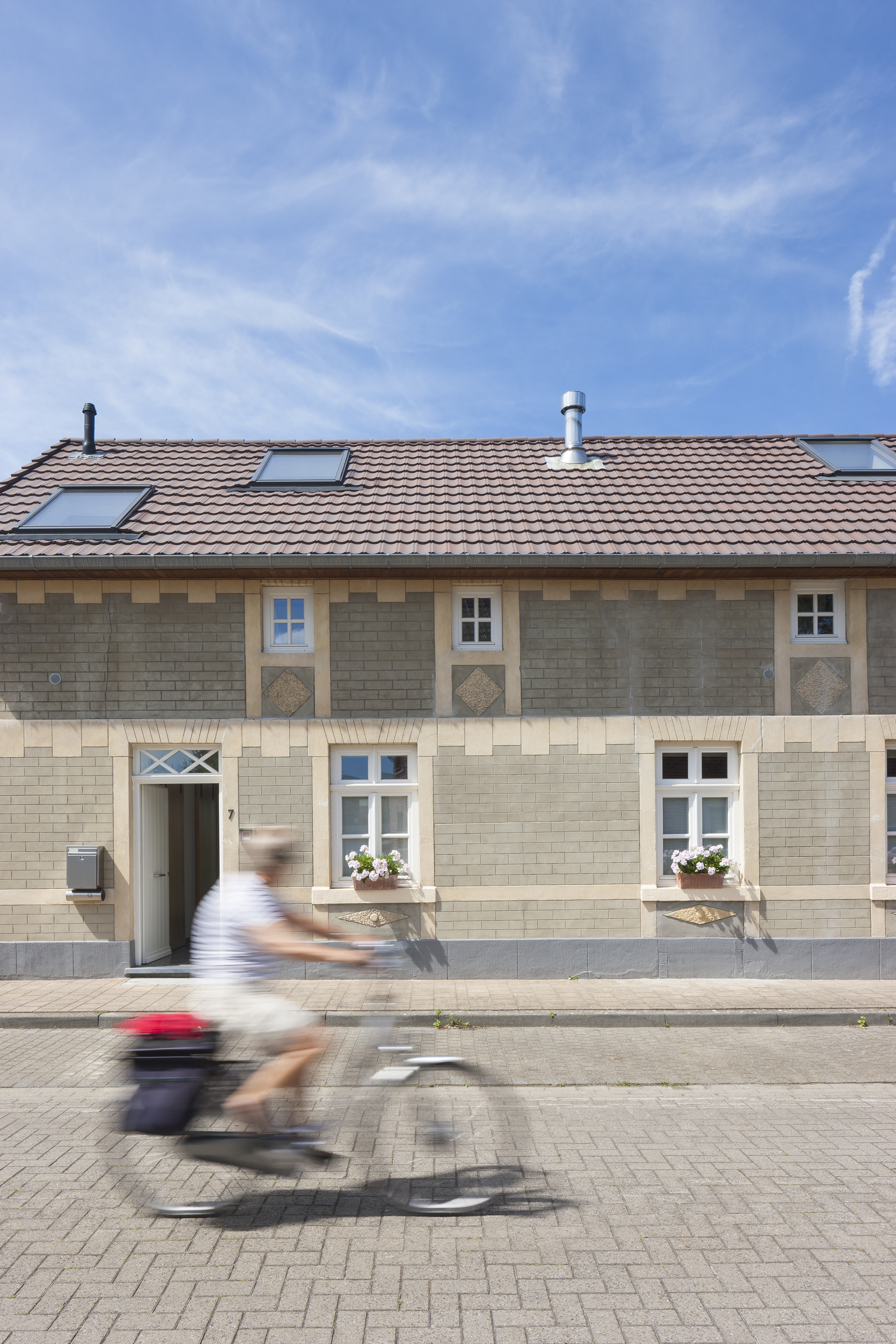 The Strange Barn by Burobill - Architizer