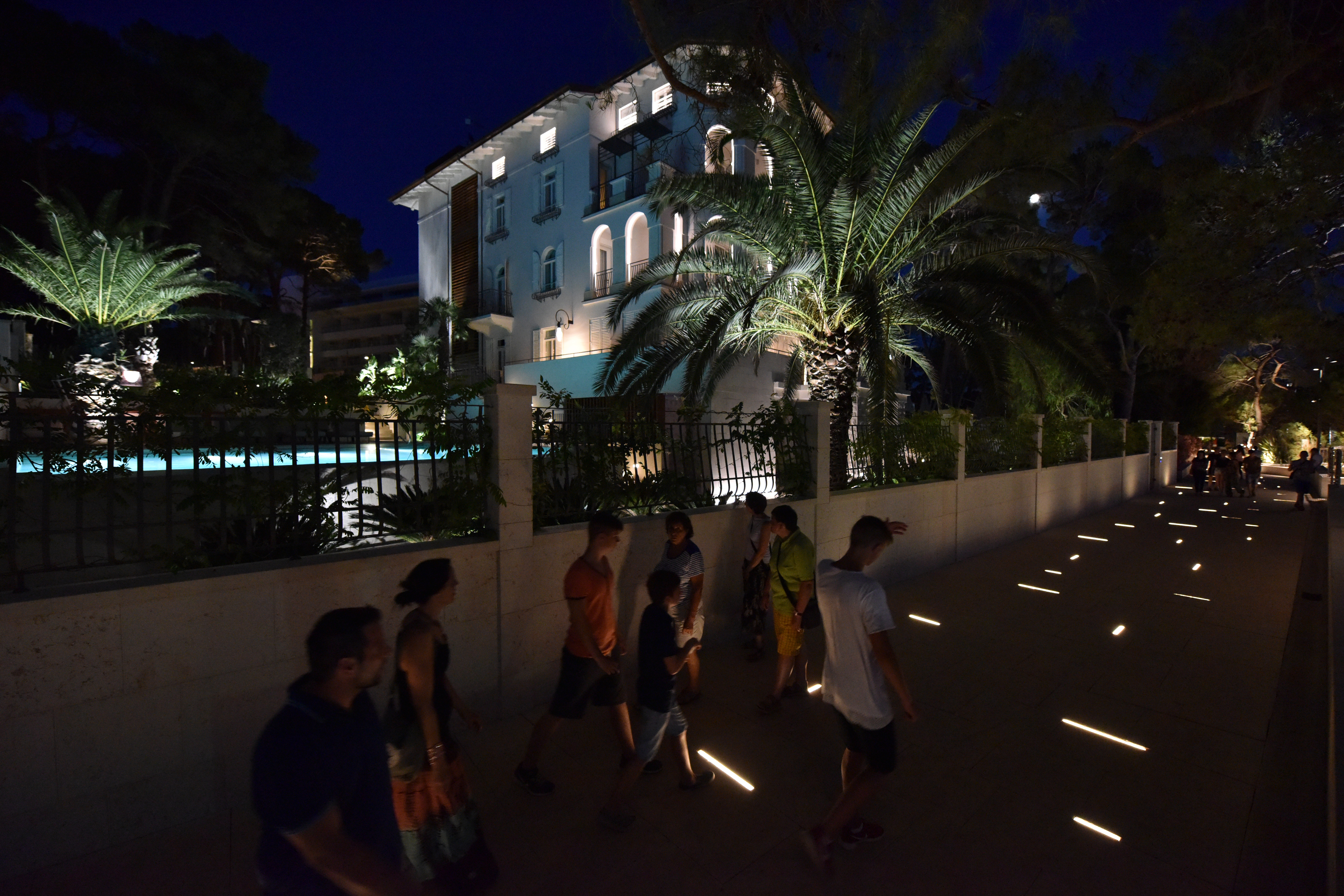 Shipyard Cranes Lighting Giants by Skira Architectural Lighting ...