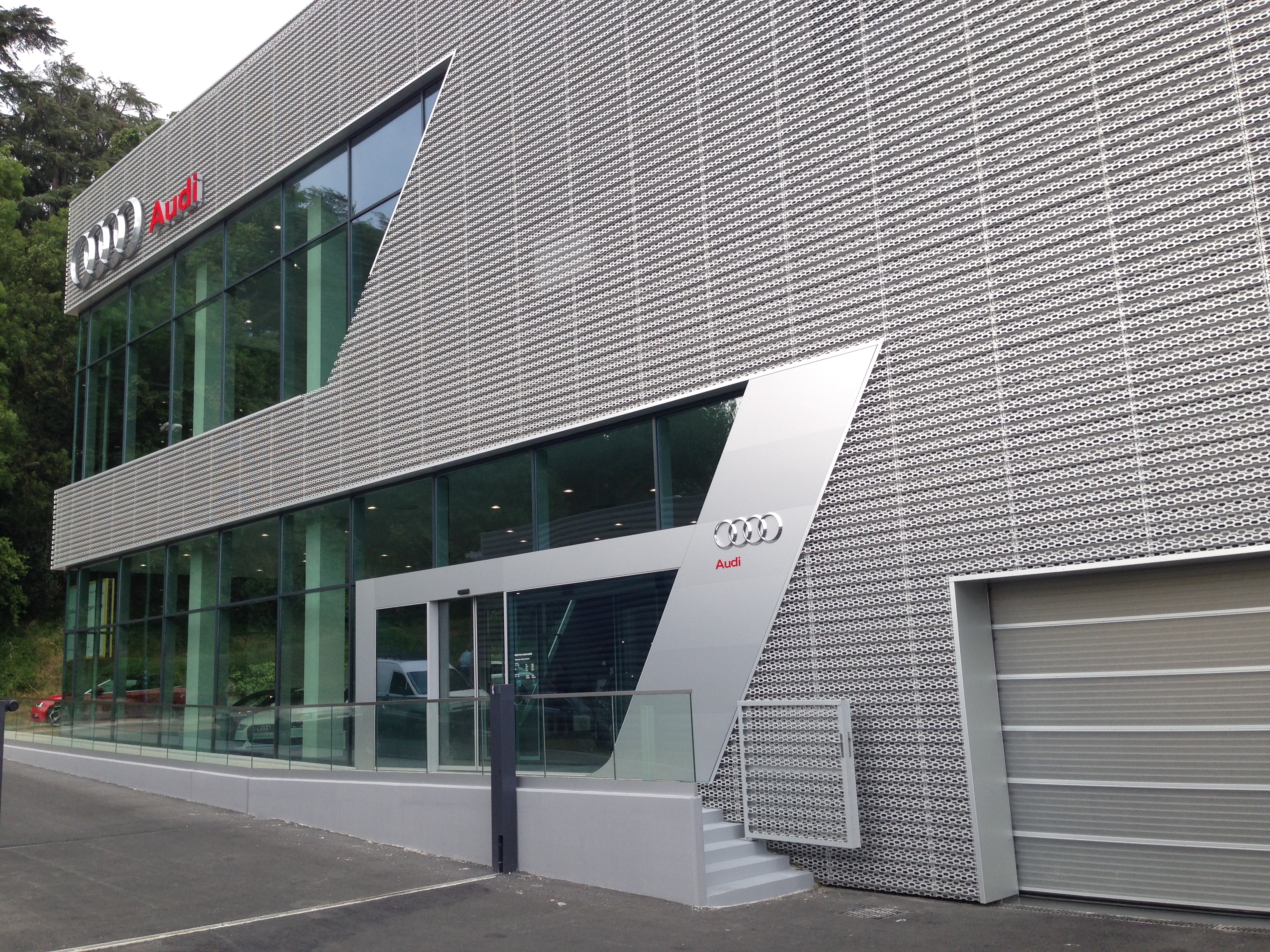TERMINAL AUDI ST ETIENNE by SOHO ARCHITECTURE - Architizer
