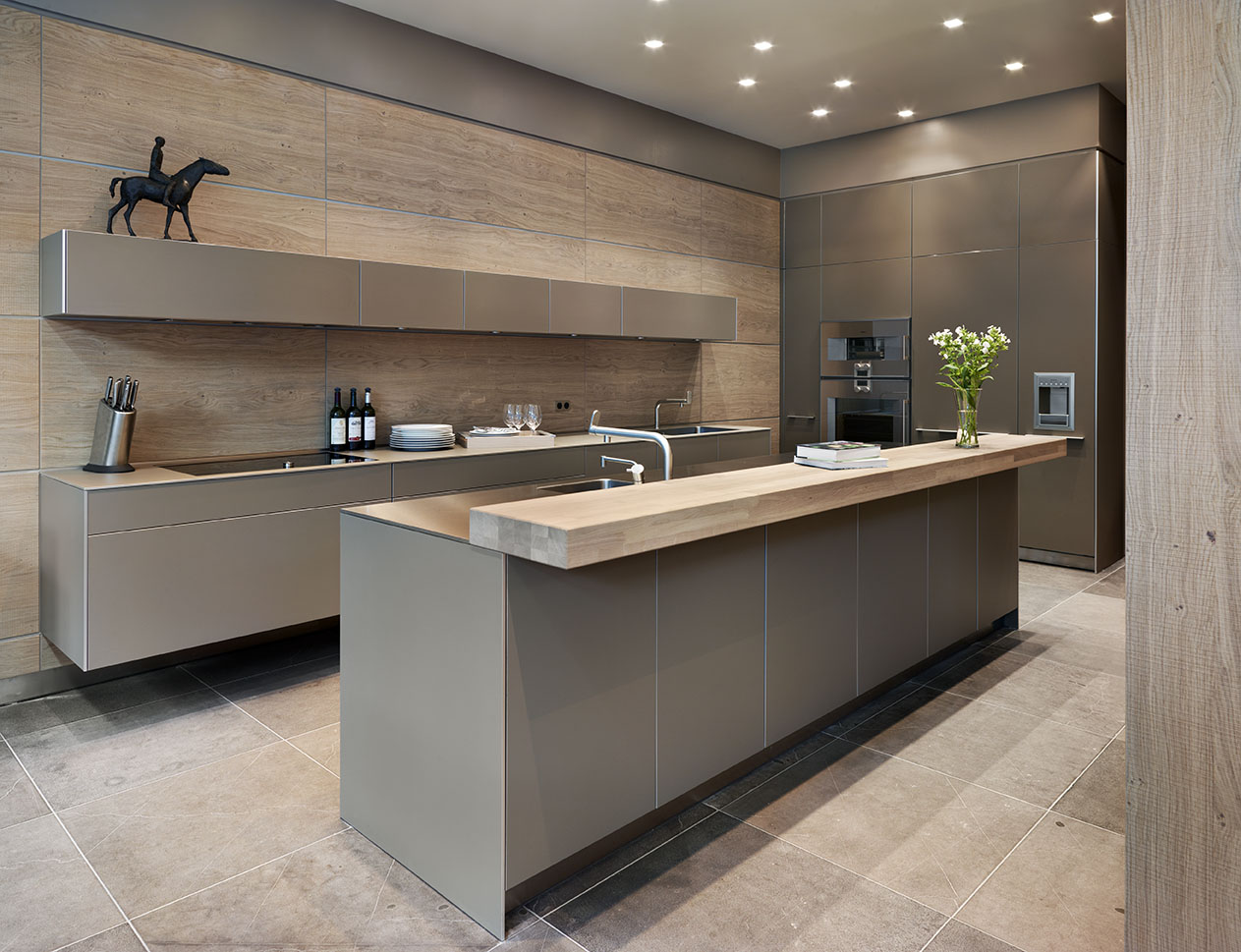 Grand dining: Kitchen Architecture's bulthaup b3 by Kitchen ...