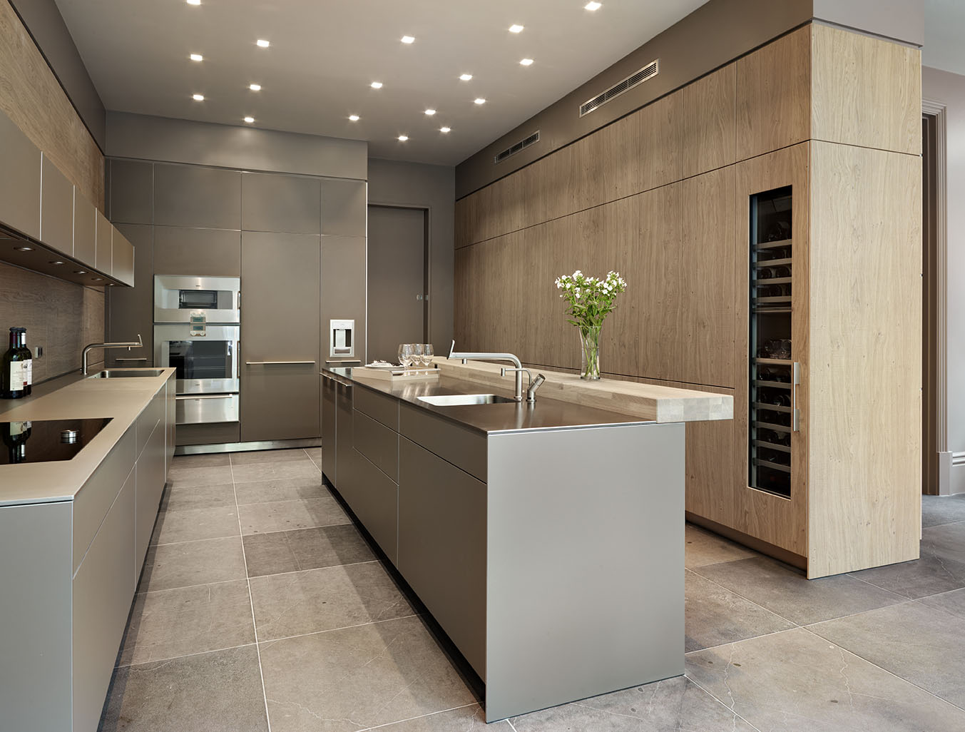 Grand dining: Kitchen Architecture's bulthaup b3 by Kitchen ...