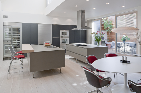Open-plan mews house: Kitchen Architecture's bulthaup b3 by Kitchen ...