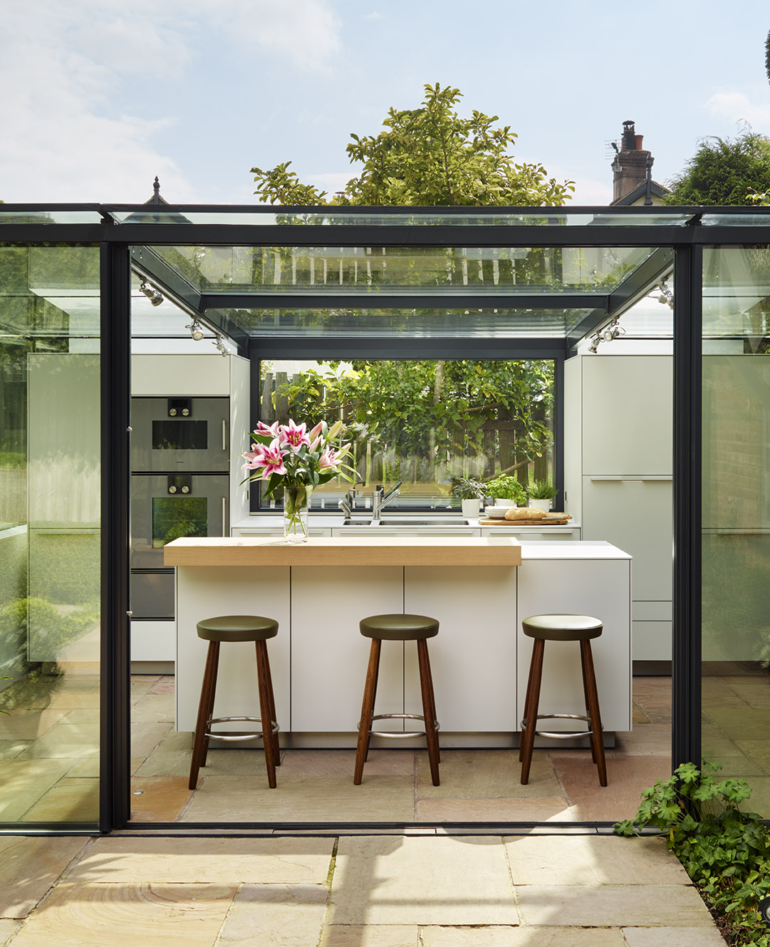 Glass box extension on thatched cottage: Kitchen Architecture's ...