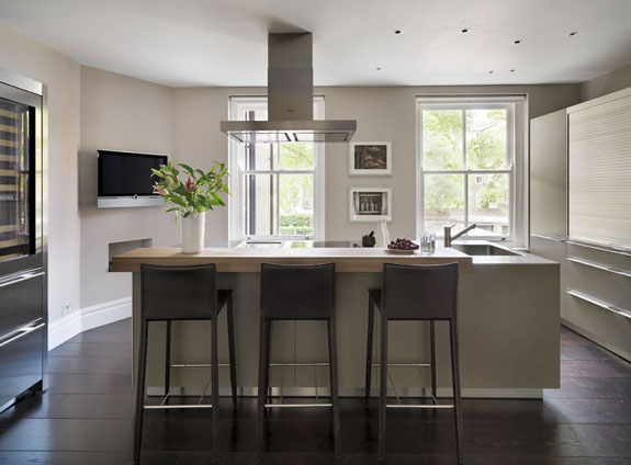 Mansion block apartment: Kitchen Architecture's bulthaup b3 by Kitchen ...