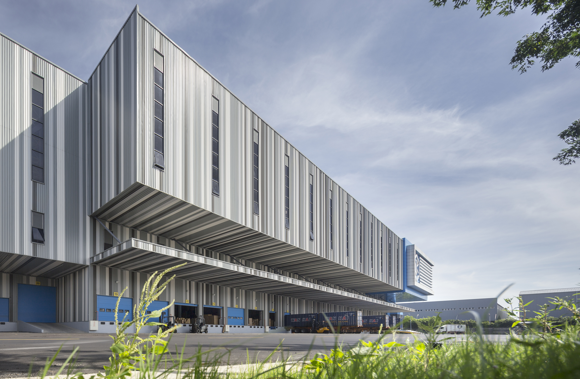 ALP Logistic Center by Q-LAB - Architizer