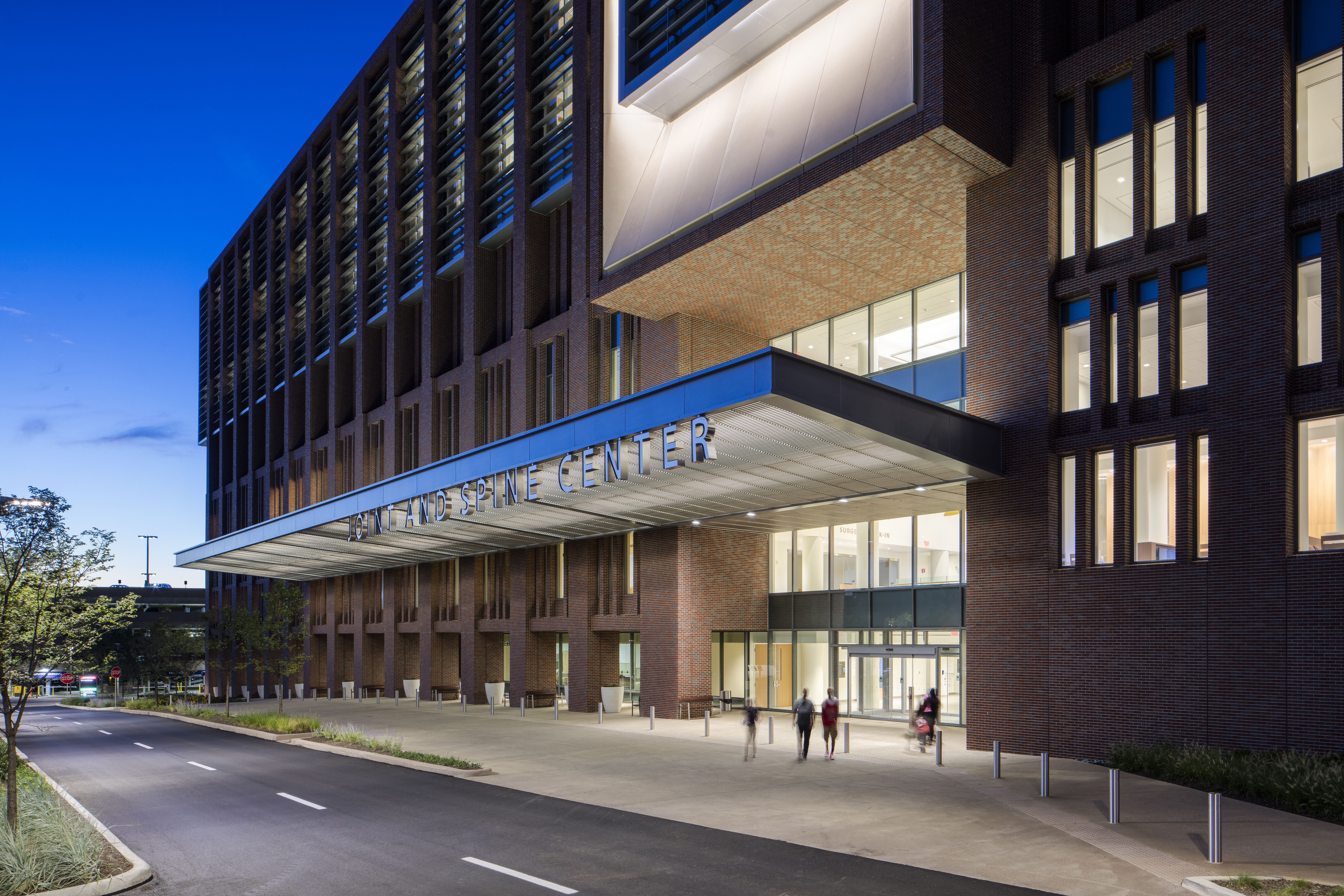 The Christ Hospital Joint and Spine Center by Skidmore, Owings ...