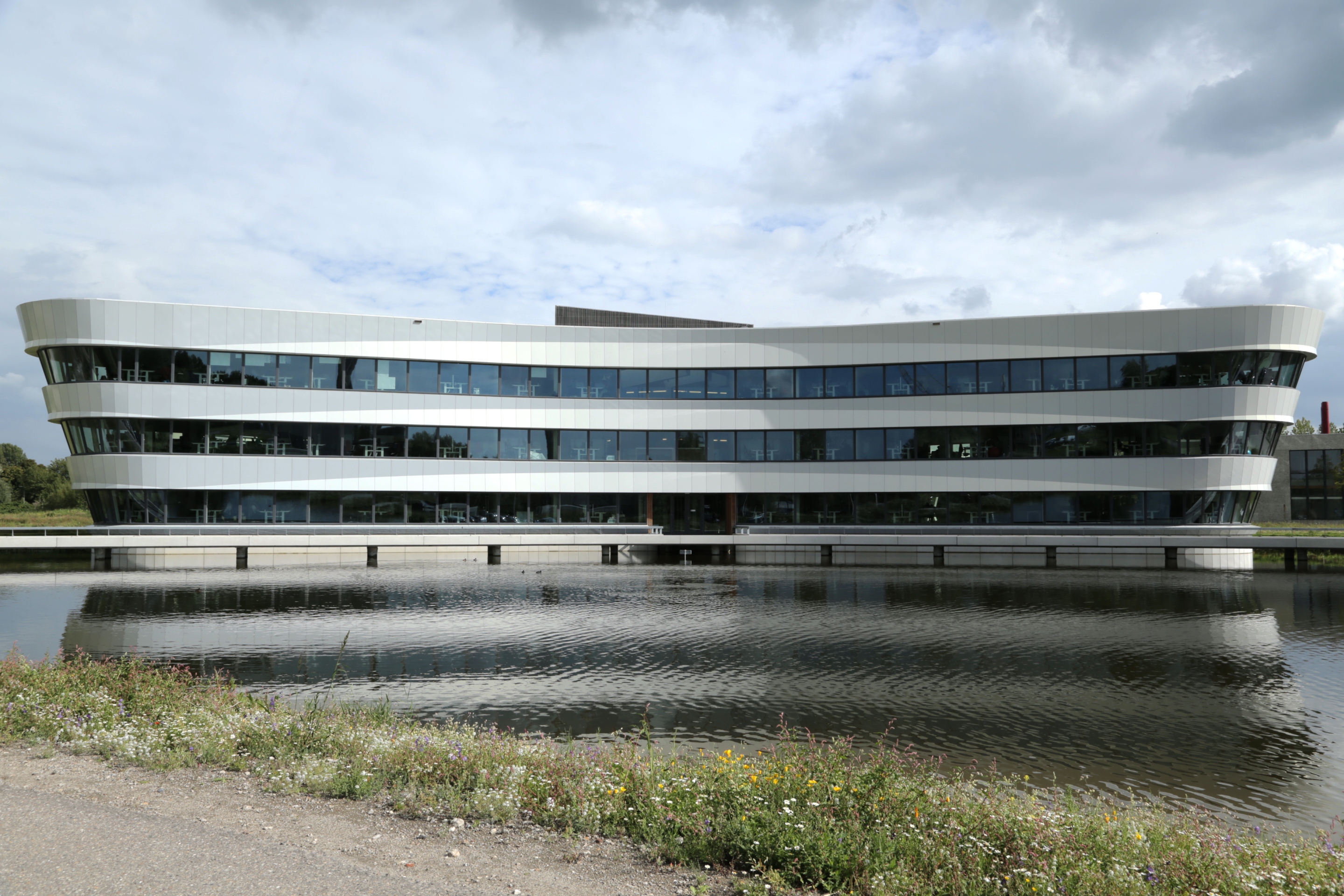 Tetra Office Building for the Research Institute Deltares by Jeanne ...