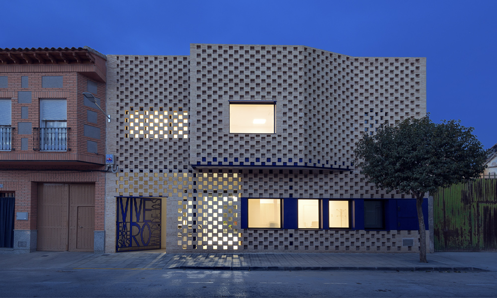 Building Rehabilitation for Start Up Offices by OOIIO Architecture ...