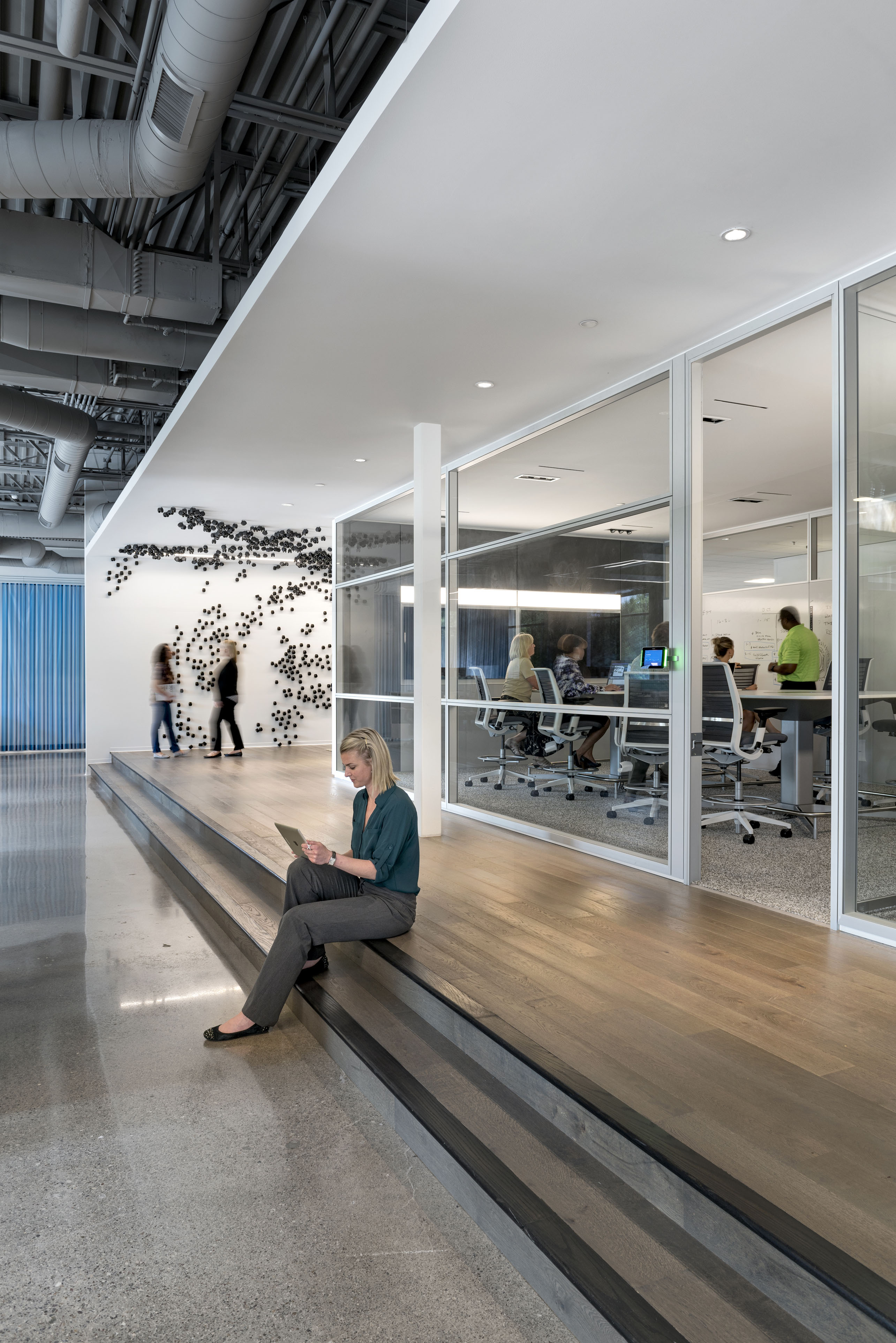 BKM Headquarters and Showroom by Hollander Design Group - Architizer