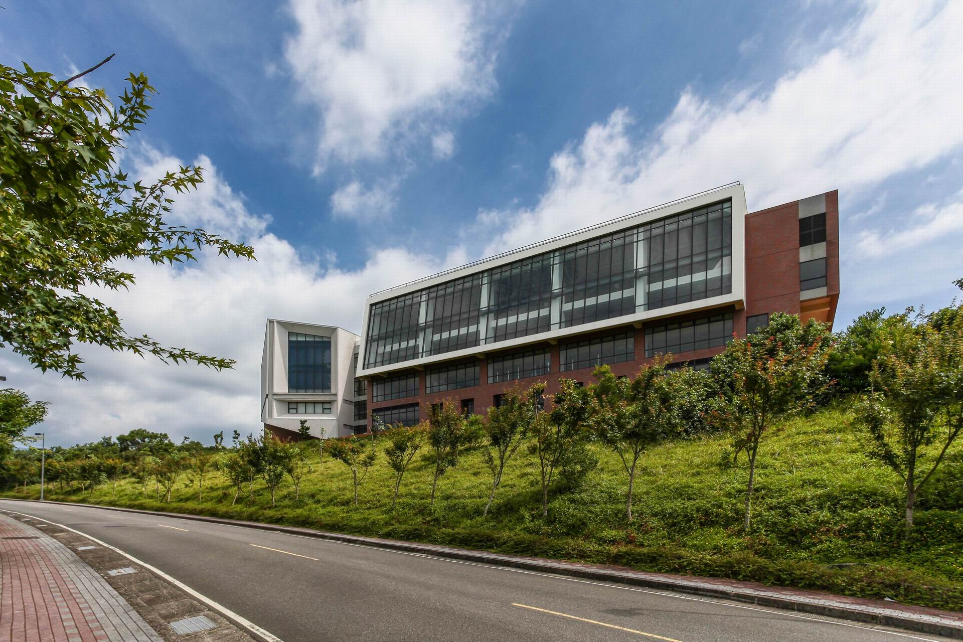 Advantech Linkou Campus, Phase I, II by JJP Architects and Planners ...