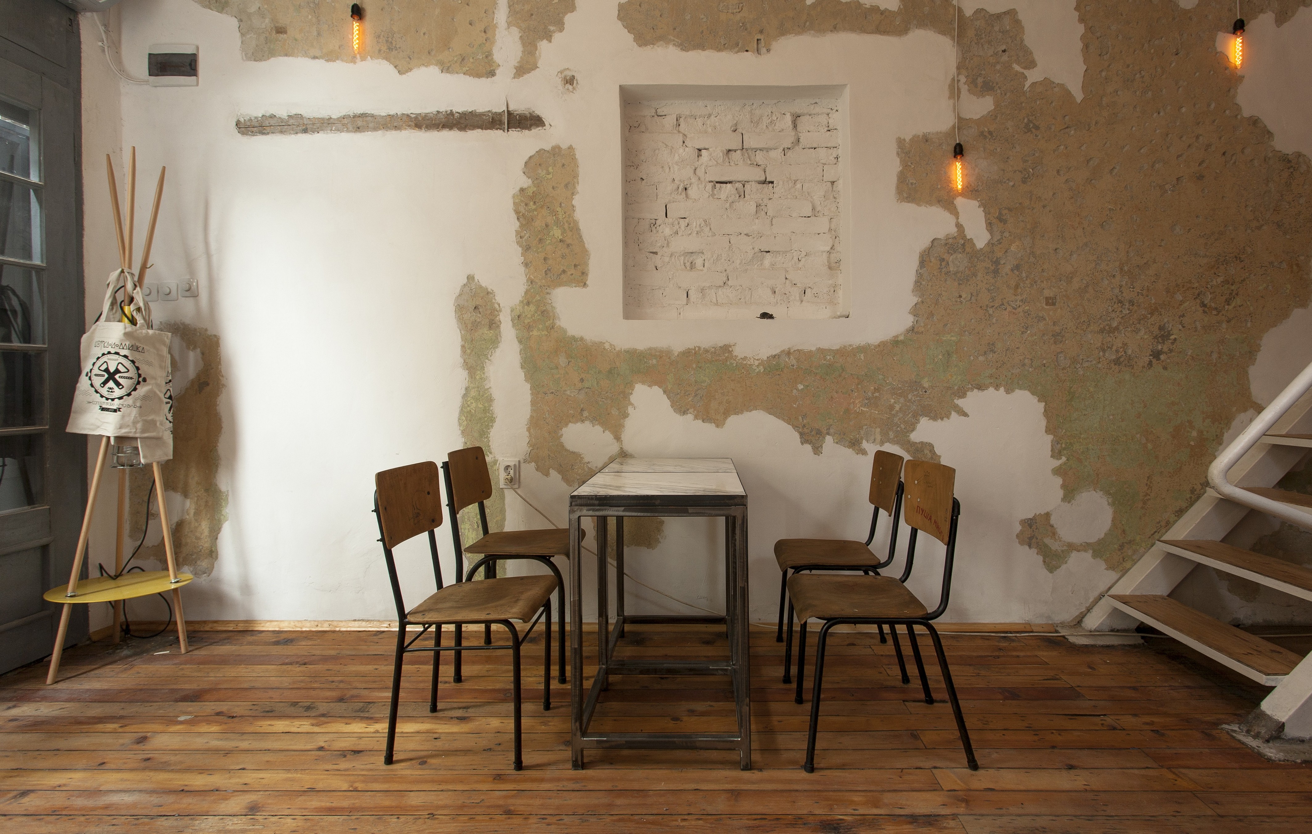 |CON|Temporary Library - Architizer