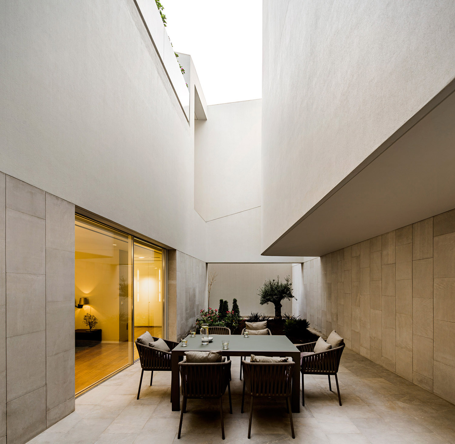 Wall House By AGi ARCHITECTS by NGPHOTO - Architizer