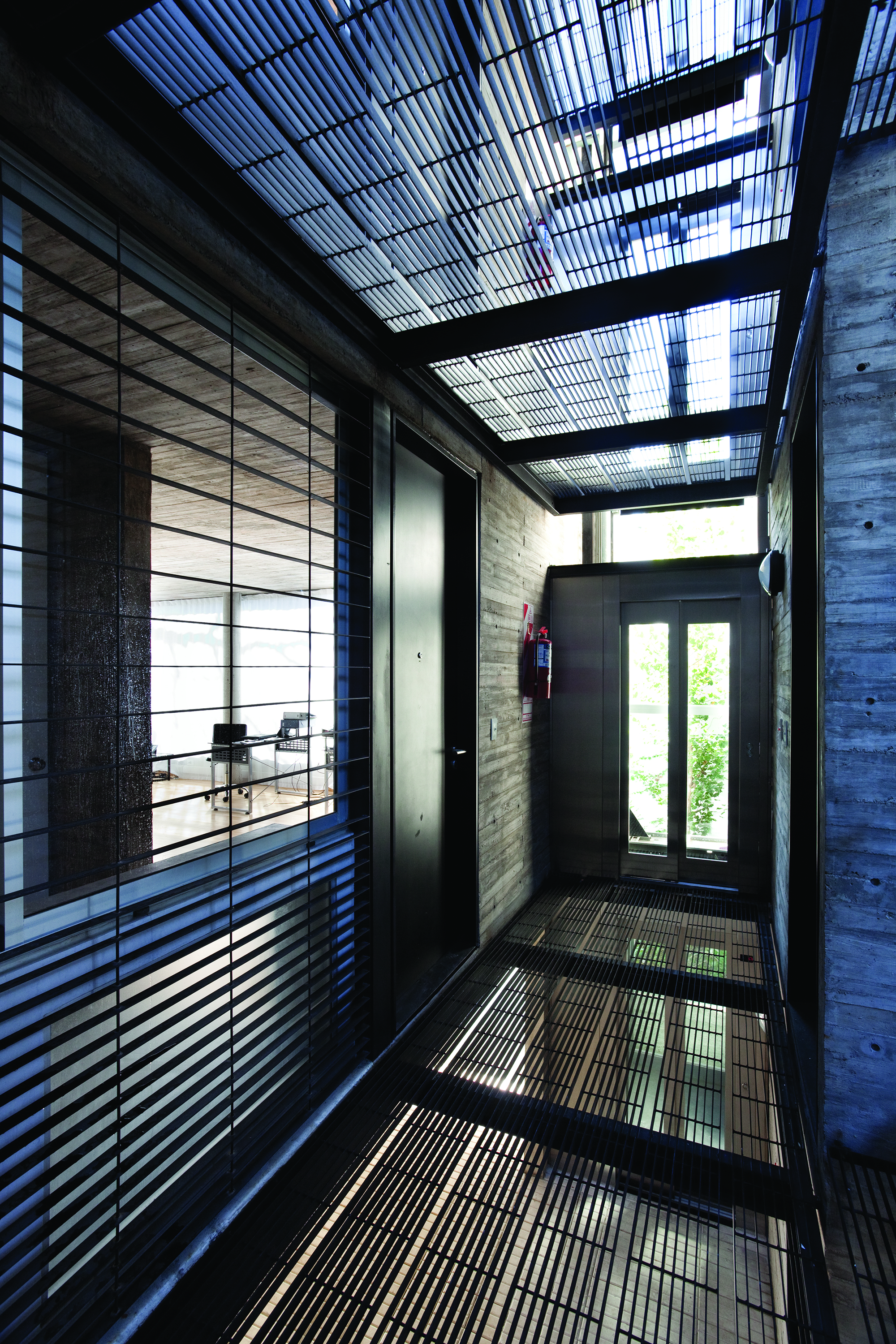 CS Building by R2b1 - Silvana Parentella / Joaquín Sánchez Gómez ...