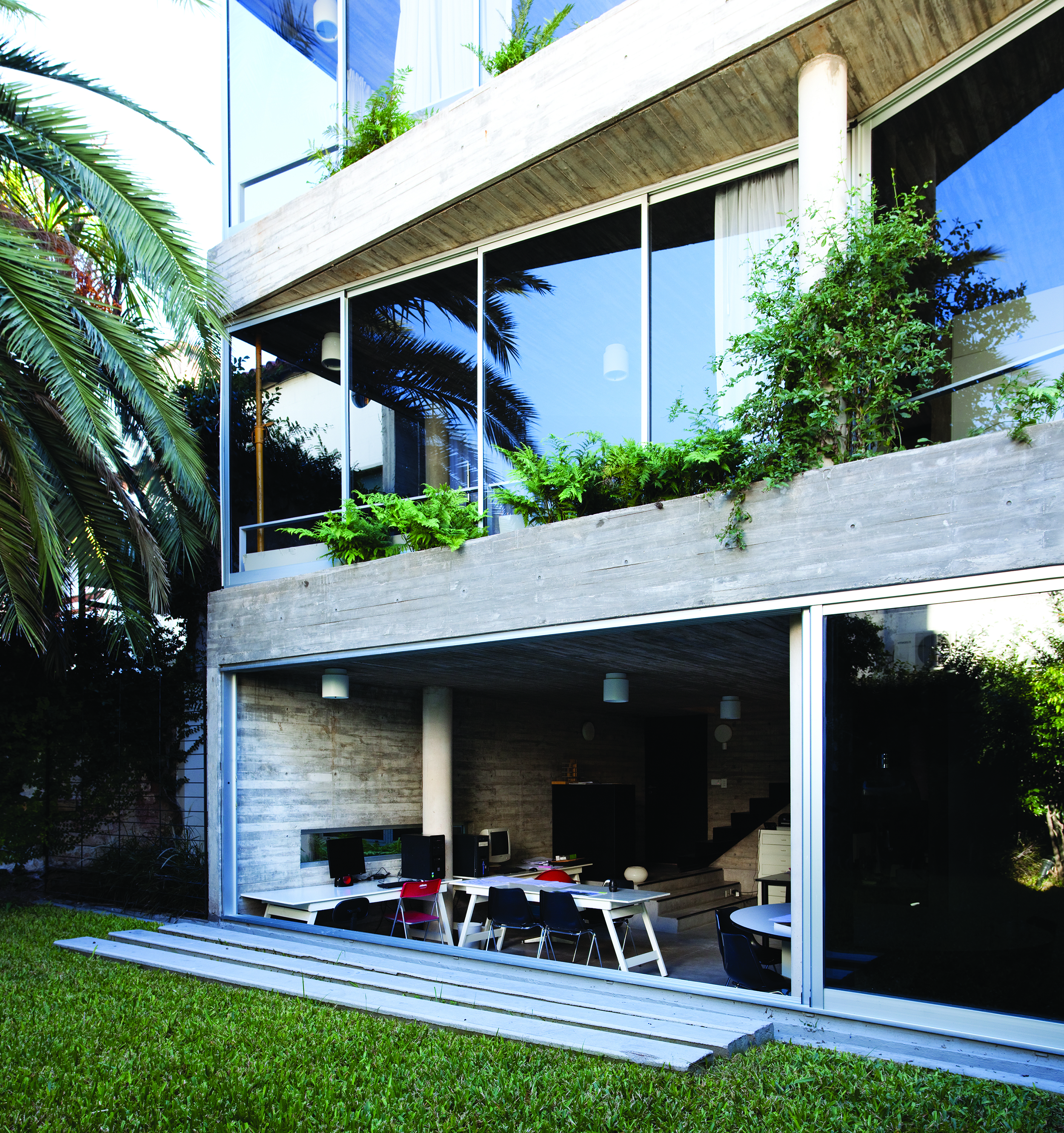 CS Building by R2b1 - Silvana Parentella / Joaquín Sánchez Gómez ...