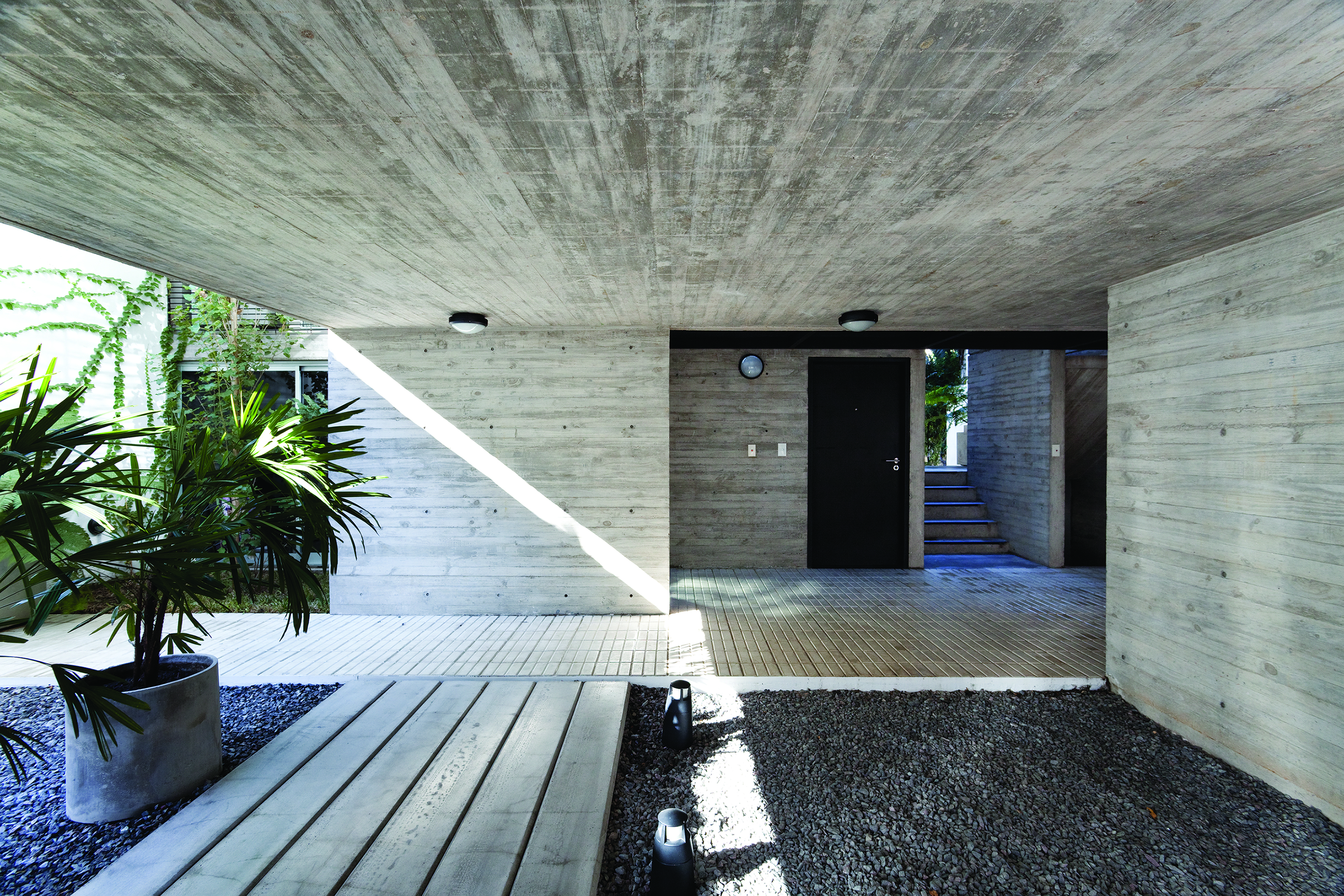 CS Building by R2b1 - Silvana Parentella / Joaquín Sánchez Gómez ...