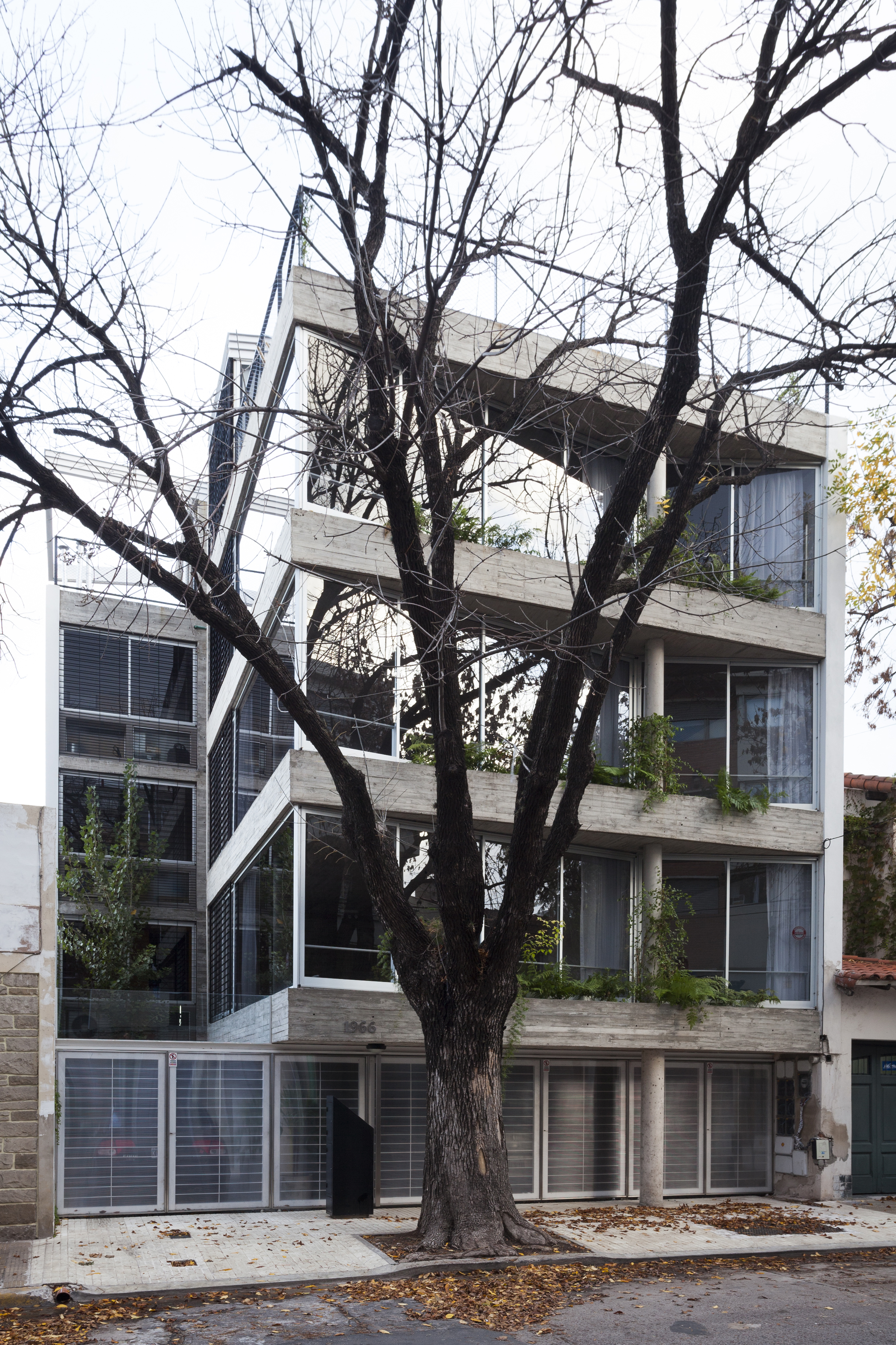 CS Building by R2b1 - Silvana Parentella / Joaquín Sánchez Gómez ...