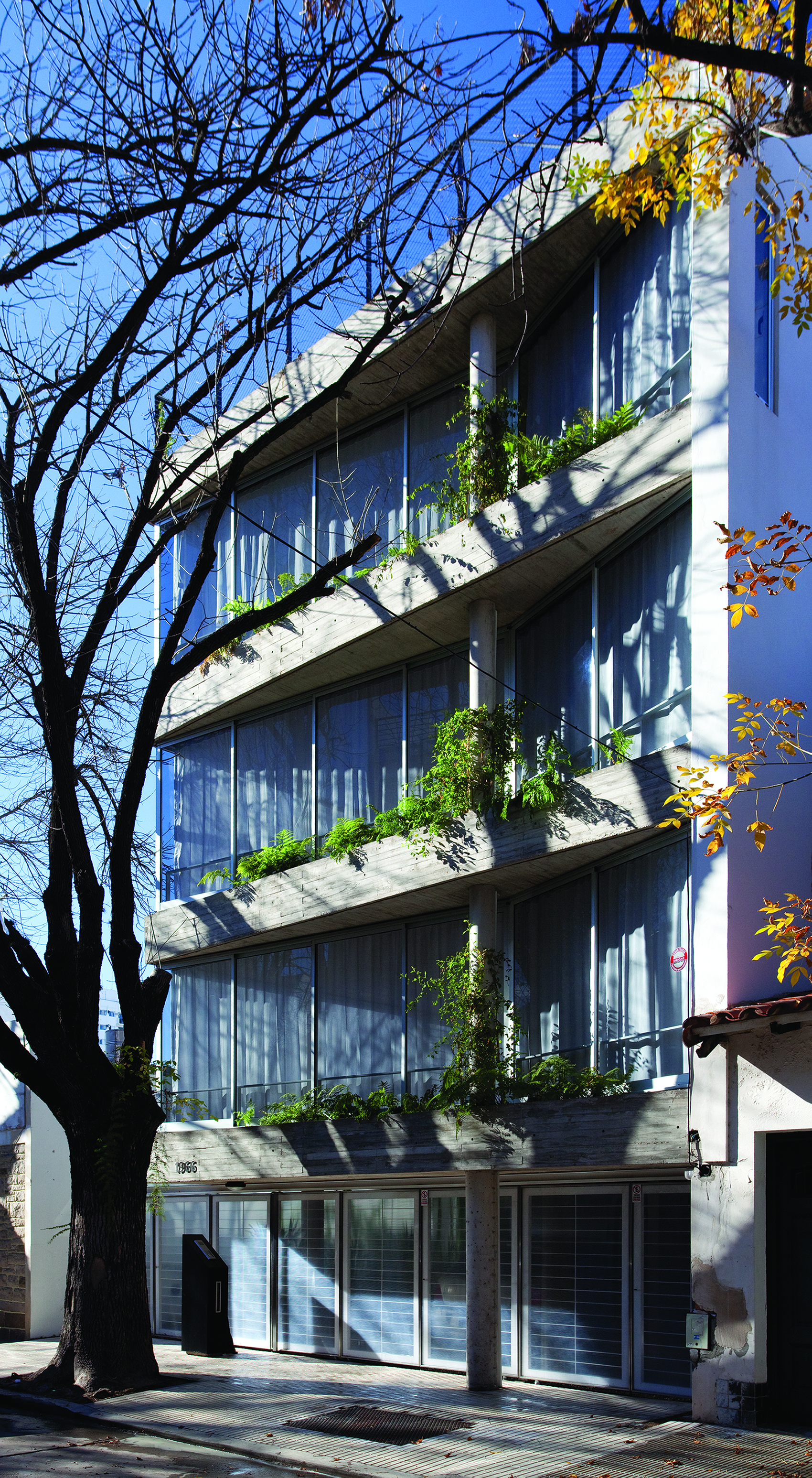 CS Building by R2b1 - Silvana Parentella / Joaquín Sánchez Gómez ...