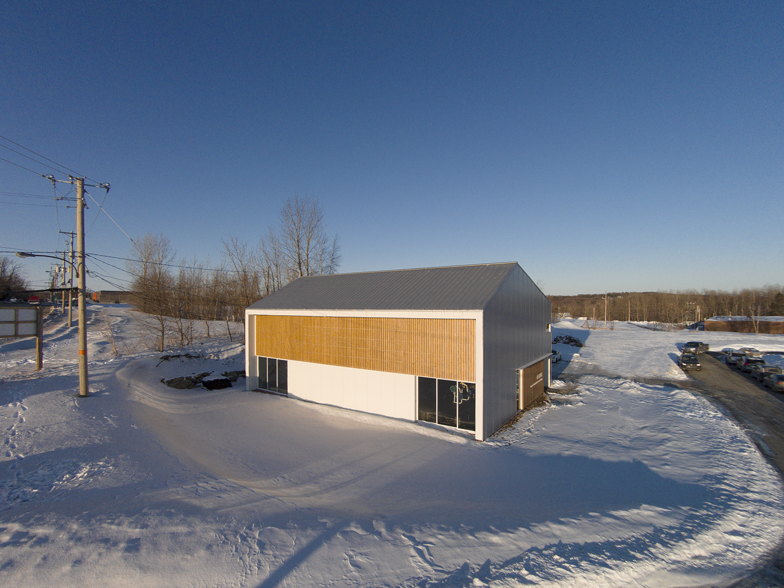 La Taule - Athletic training Center by Architecture Microclimat ...