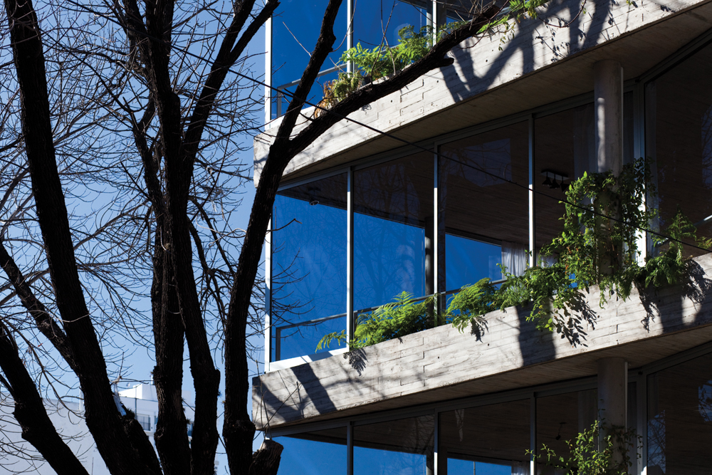 CS Building by R2b1 - Silvana Parentella / Joaquín Sánchez Gómez ...