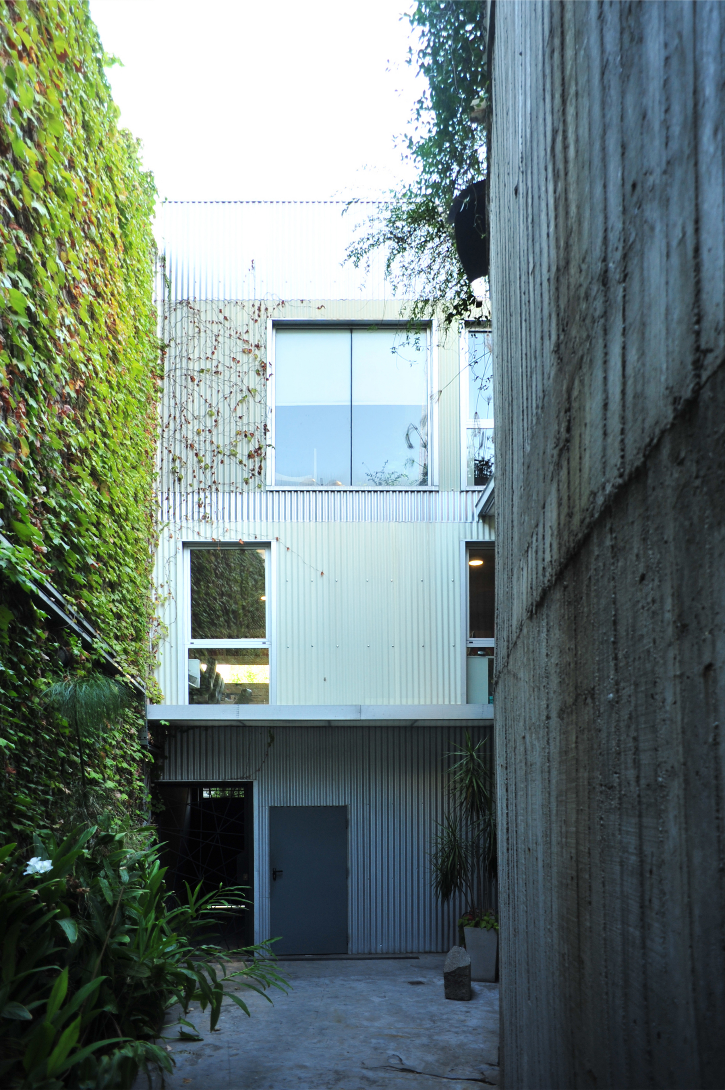 BB Building by Iris Cantante - Architizer