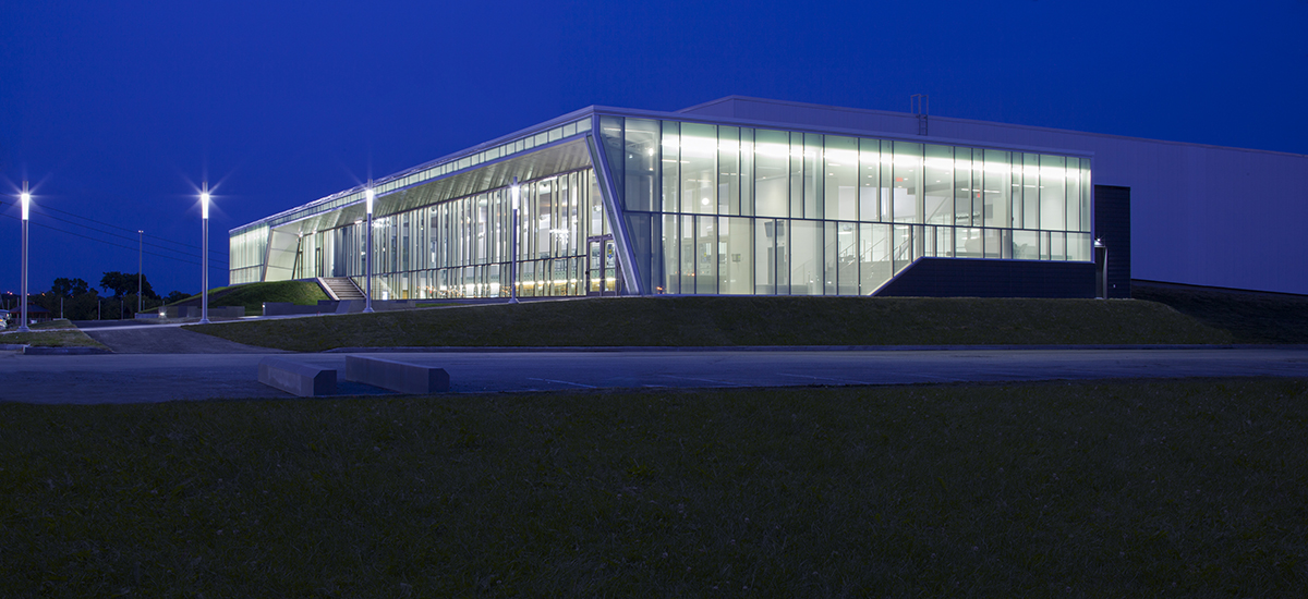 Centre sportif Marc-Simoneau phase 1 | Arena by CCM2 architectes ...
