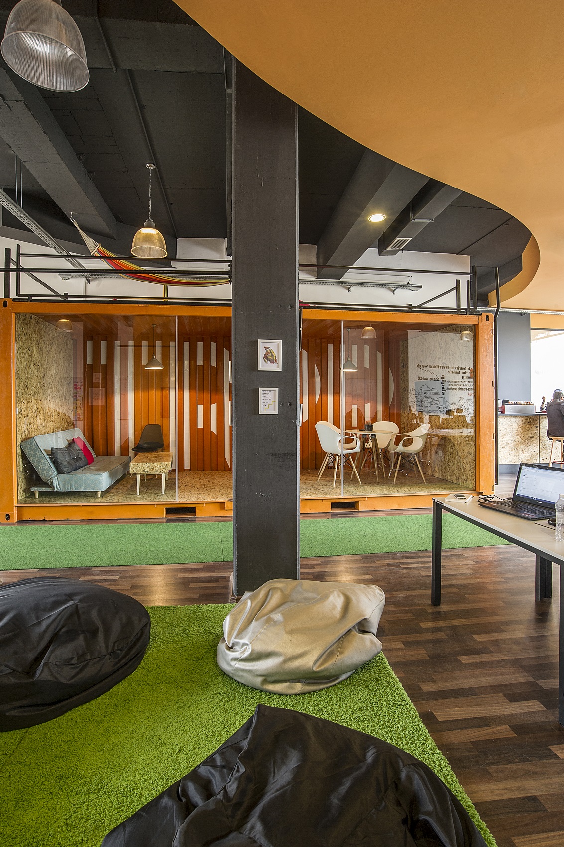 gjirafa.com by MADEN Group - Architizer